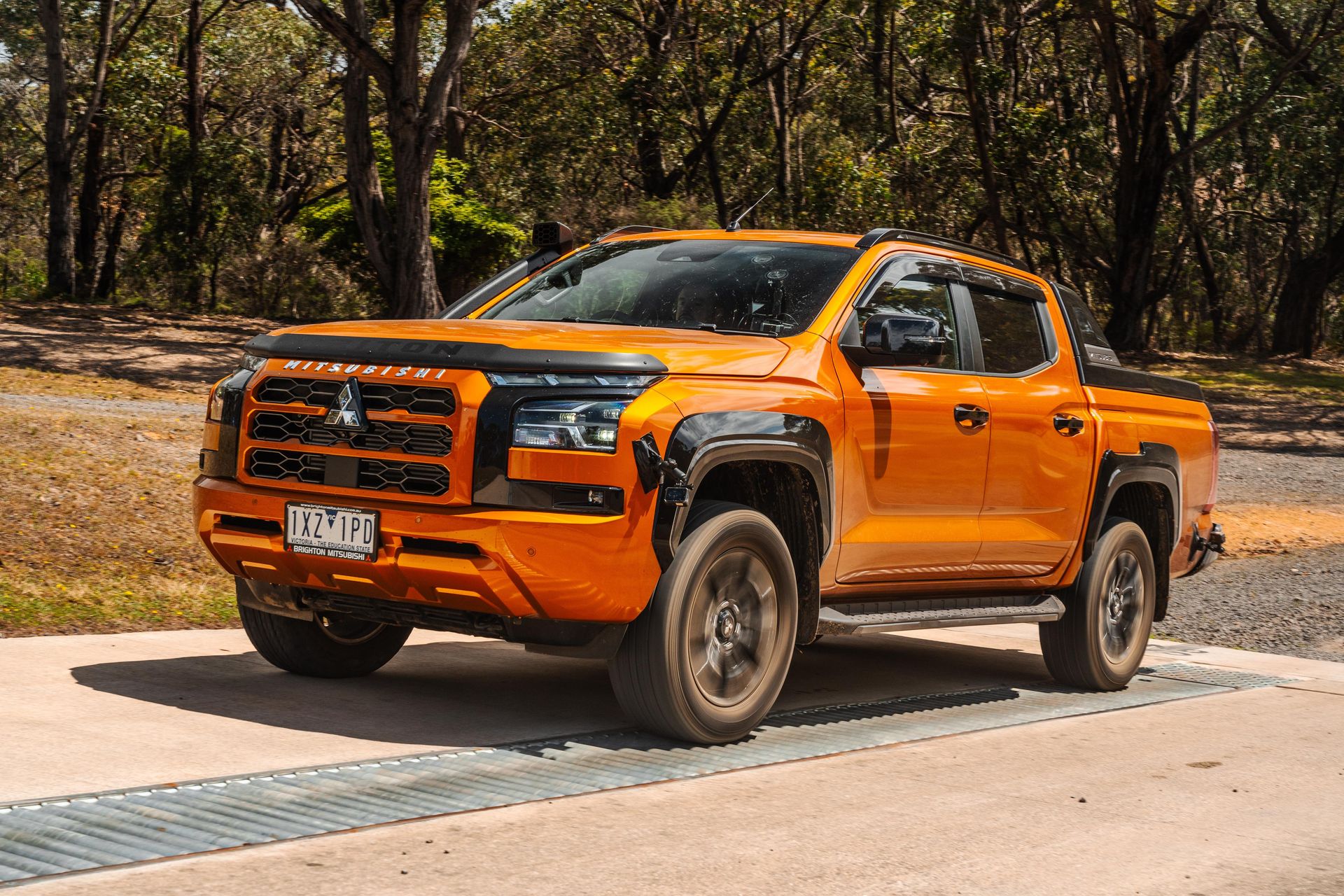 4WD controls explained: How to use 2H, 4H, 4L and diff locks | CarExpert