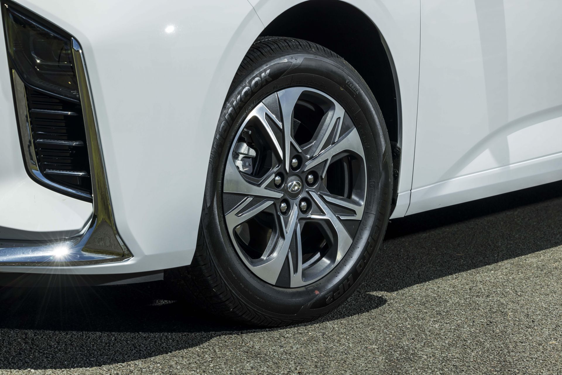 2025 LDV MIFA price and specs: Kia Carnival rival gets eight-seat ...