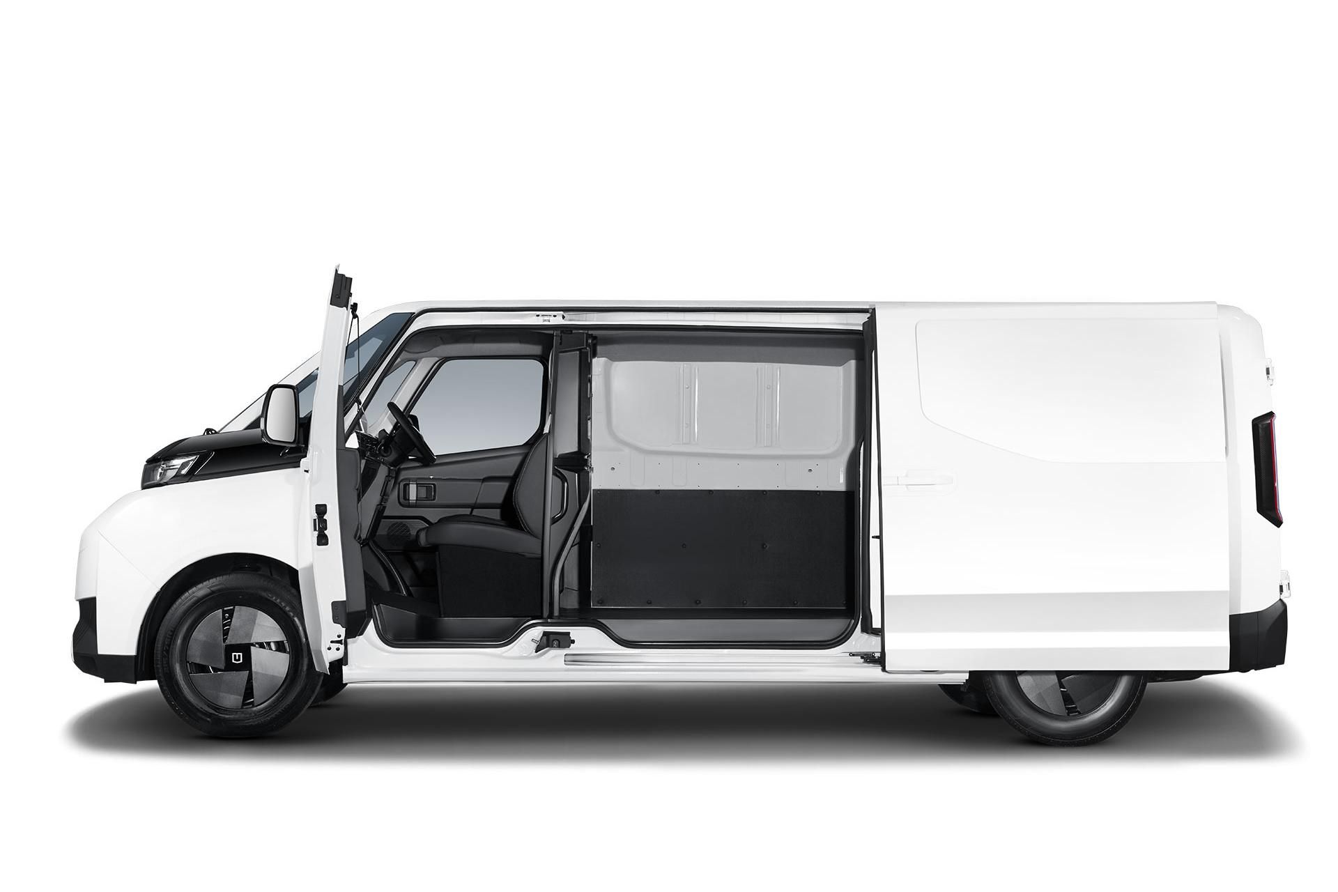 Geely’s Australia-bound electric van packs luxury car features | CarExpert