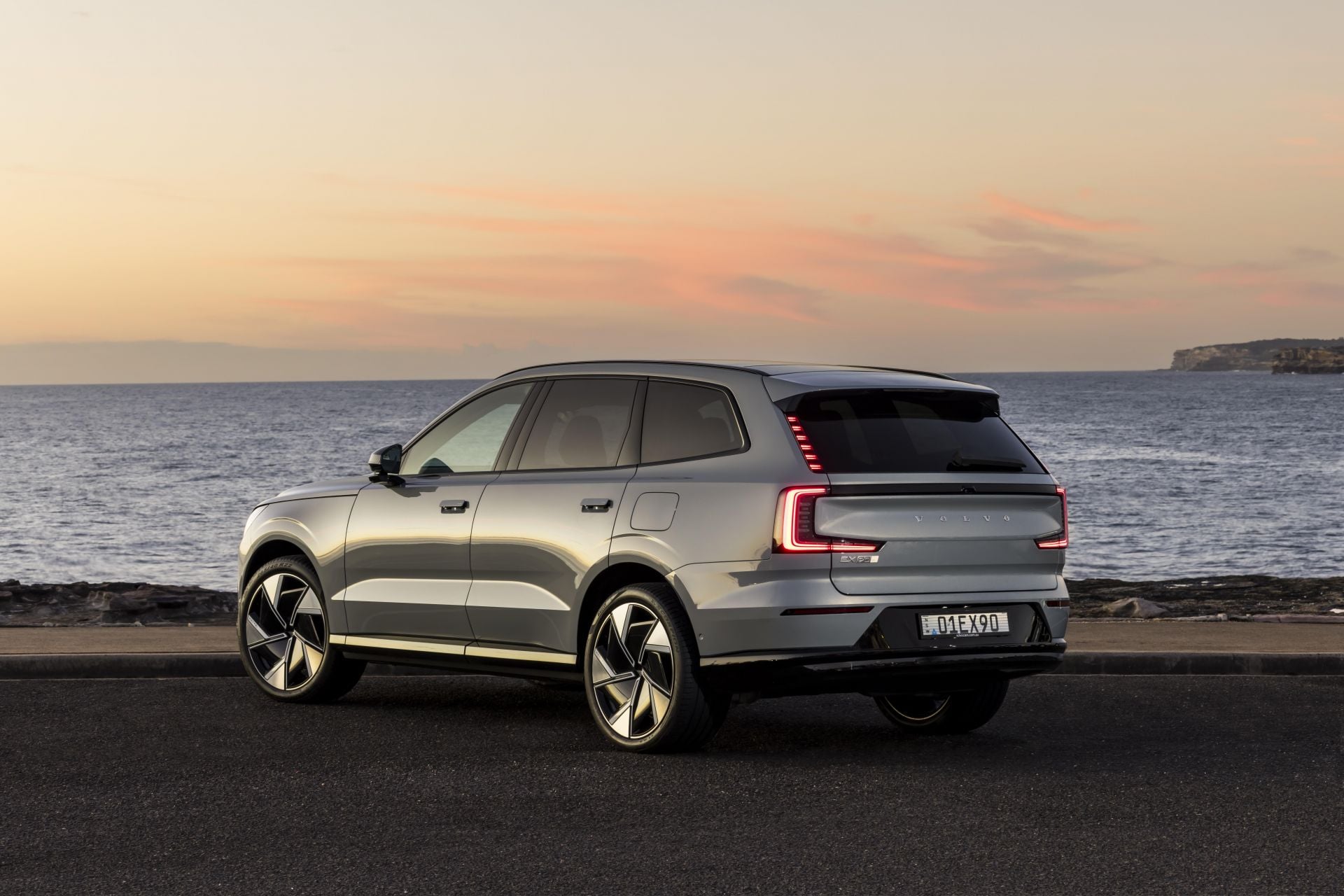 2025 Volvo EX90 review | CarExpert