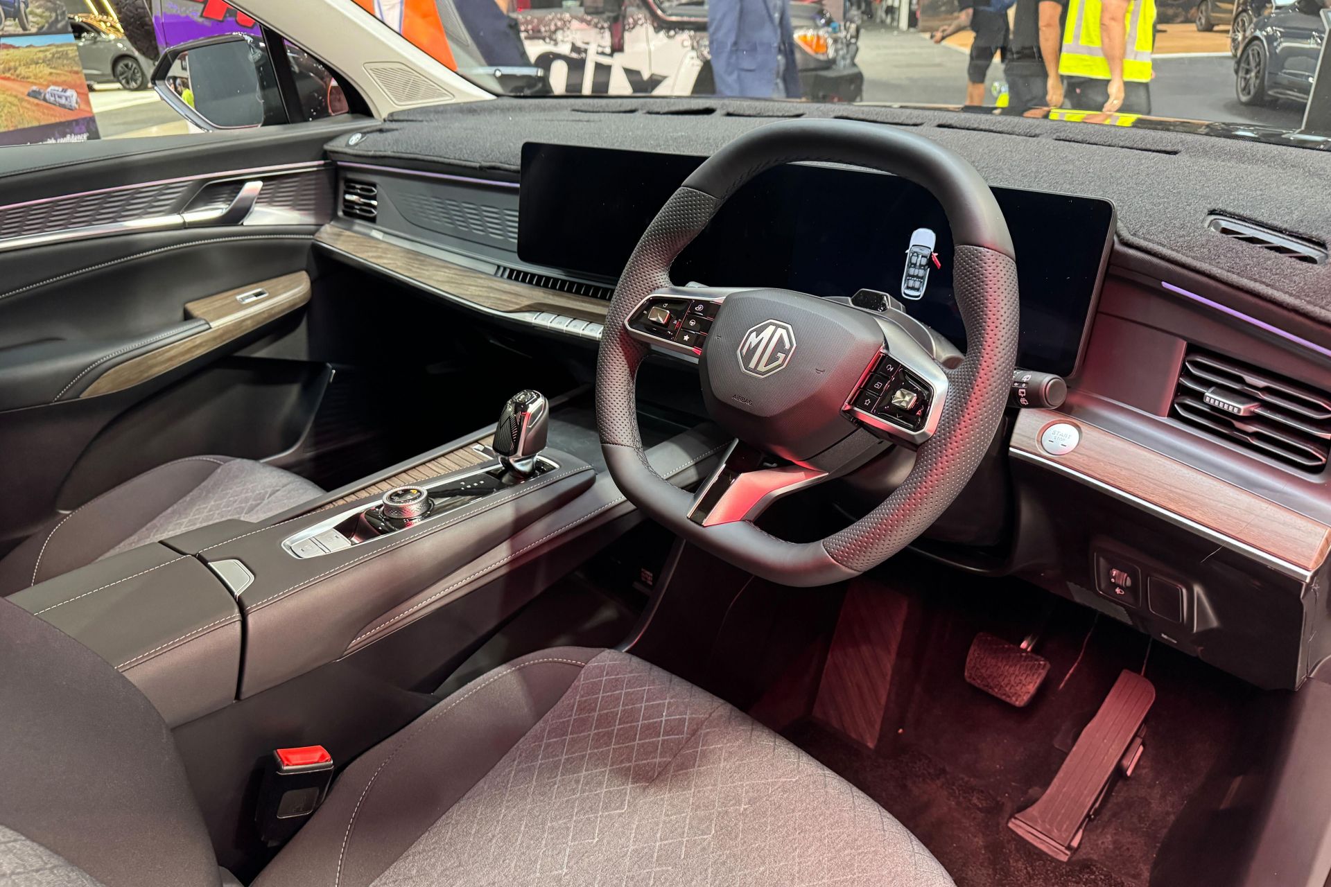 2025 MG QS price and specs: Kluger rival wears sub-$50k price tag | CarExpert