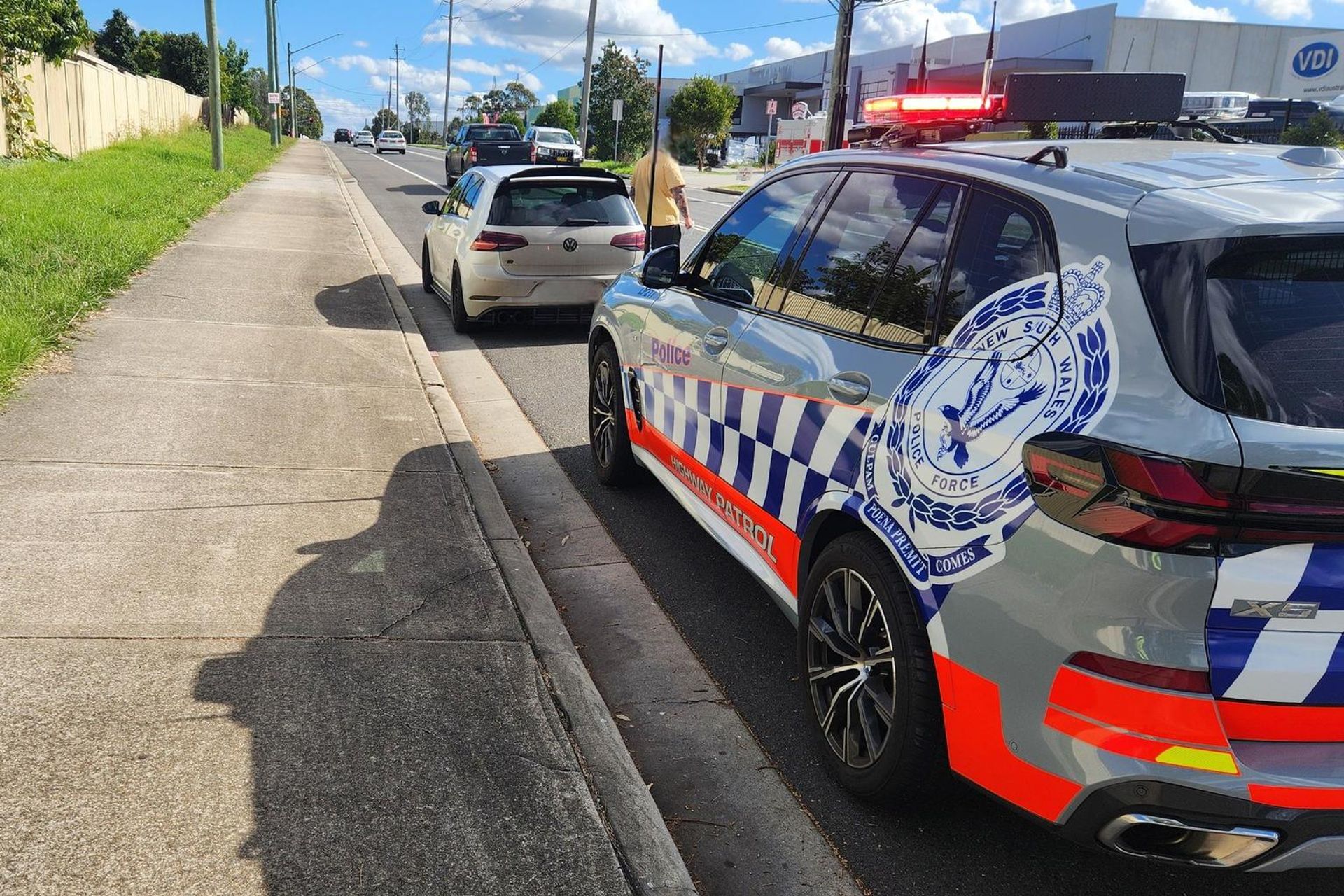 Snap, crackle, cop! Golf R driver fined by police for goading police ...
