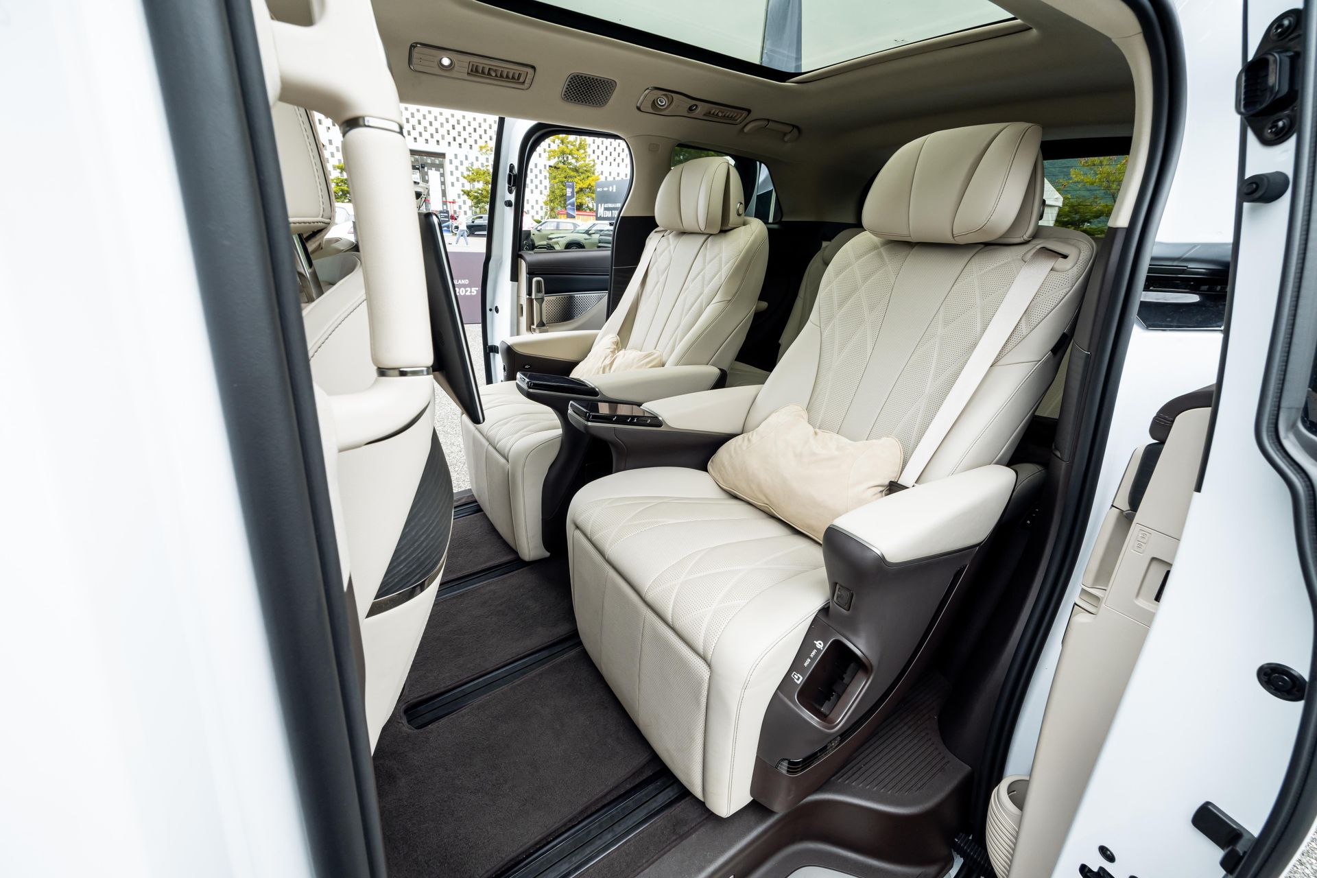 2025 BYD Denza D9 review: Quick drive | CarExpert