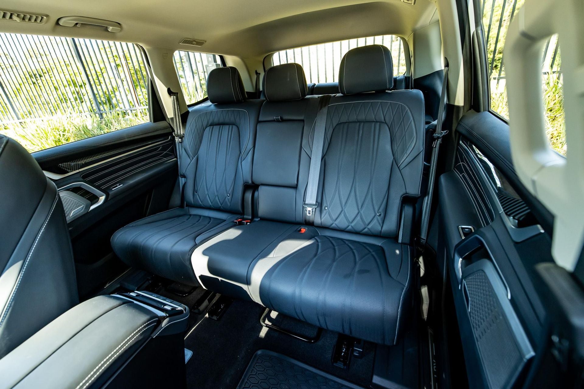 2025 LDV D90 review | CarExpert