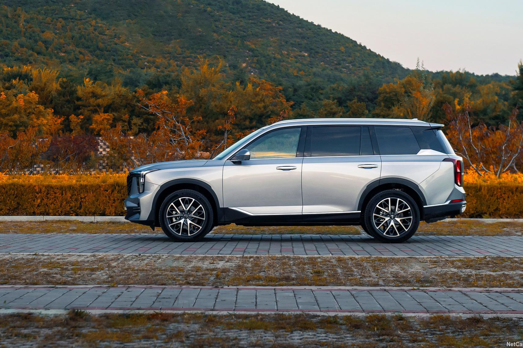 2025 GAC GS8 review | CarExpert