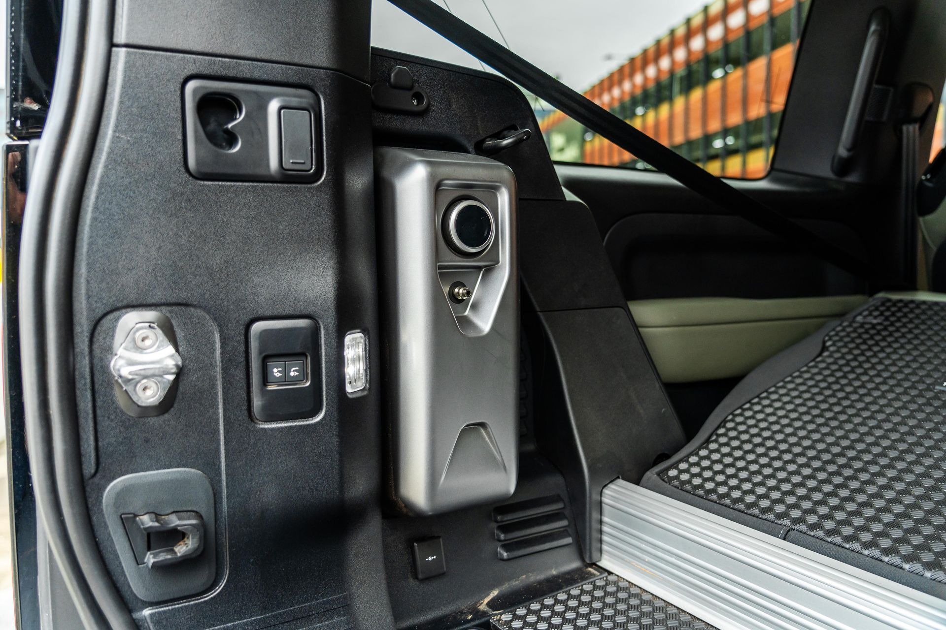 2025 Land Rover Defender 90 review | CarExpert