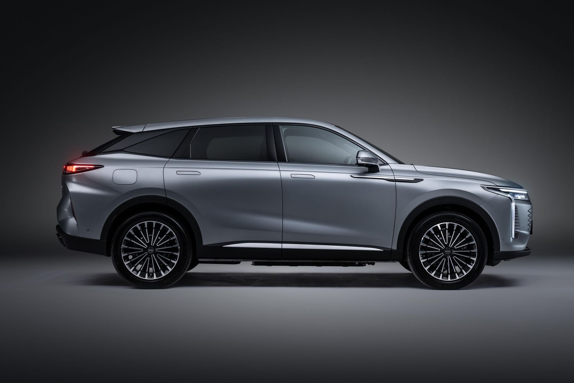 2025 Omoda C9: Flagship PHEV mid-size SUV locked in for Australia ...