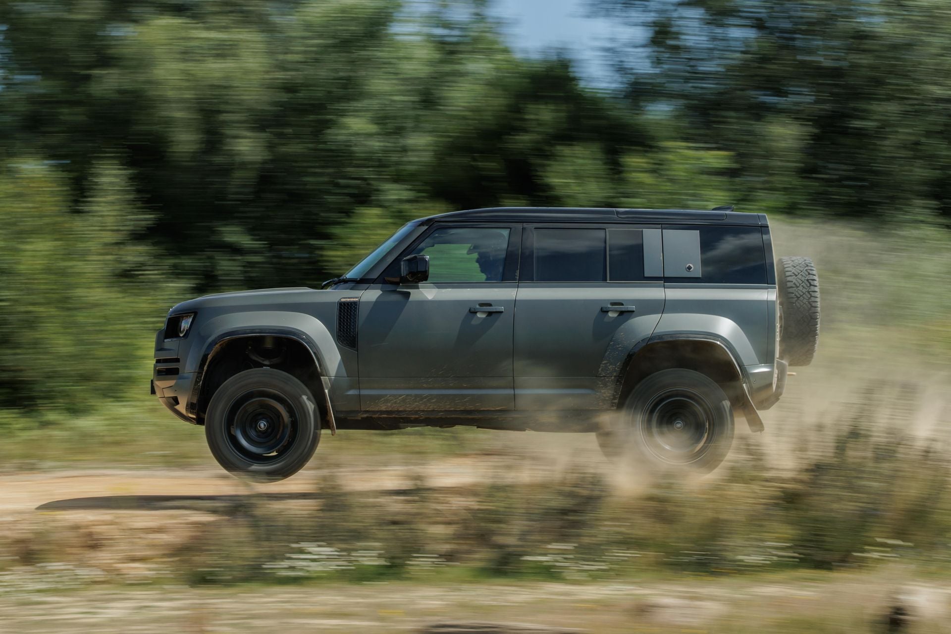 2025 Land Rover Defender OCTA Review | CarExpert