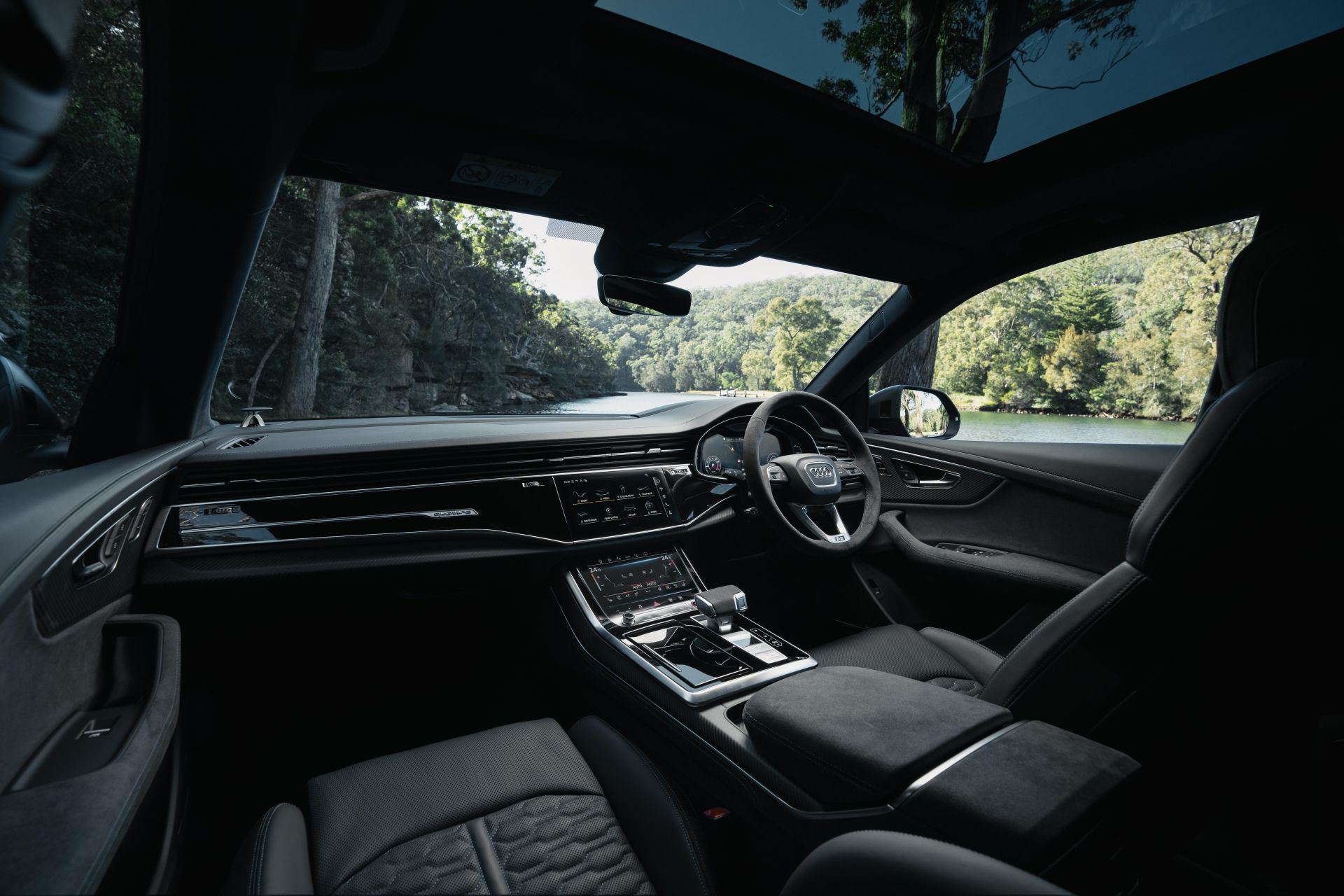 2025 AUDI RSQ8 REVUE PERFORME