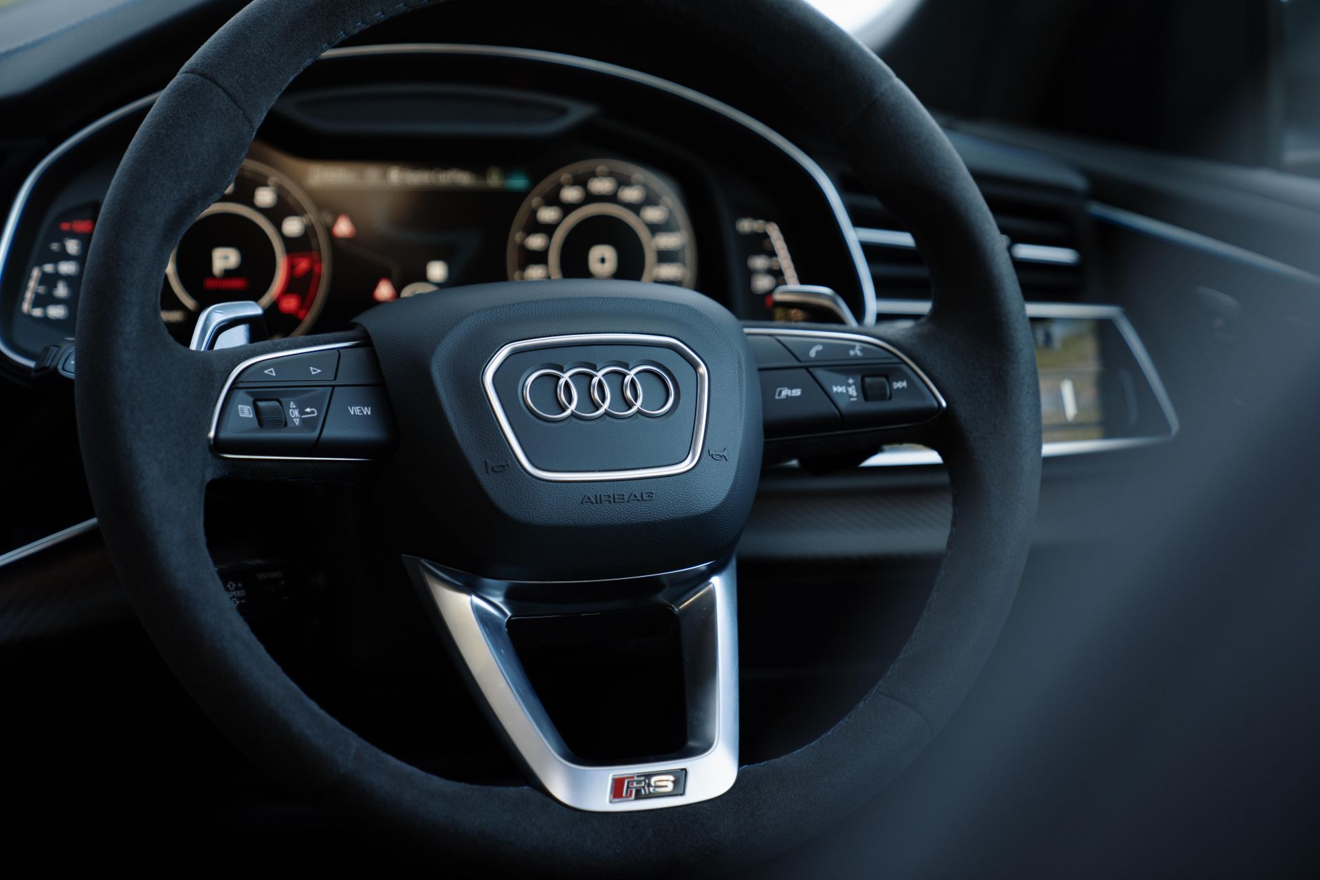 2025 AUDI RSQ8 REVUE PERFORME