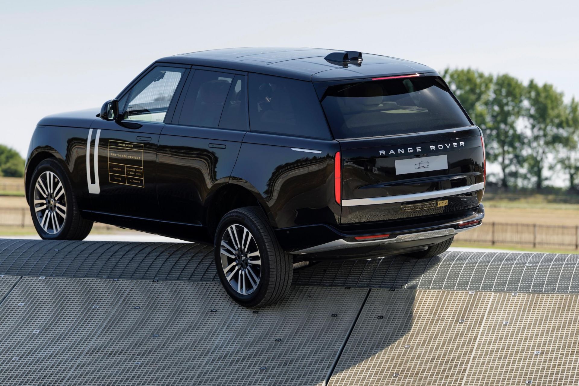 How Range Rover plans to navigate the luxury EV transition | CarExpert