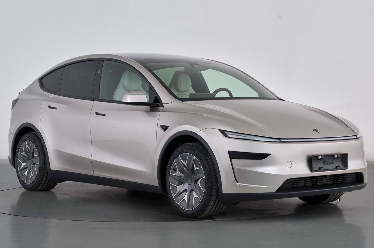 2026 Tesla Model YL teased as long-wheelbase, six-seat Model Y | CarExpert
