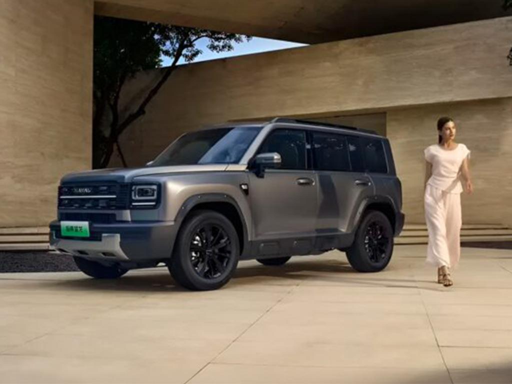 New Raptor revealed with 330kW PHEV powertrain, but it’s not a Ford ...