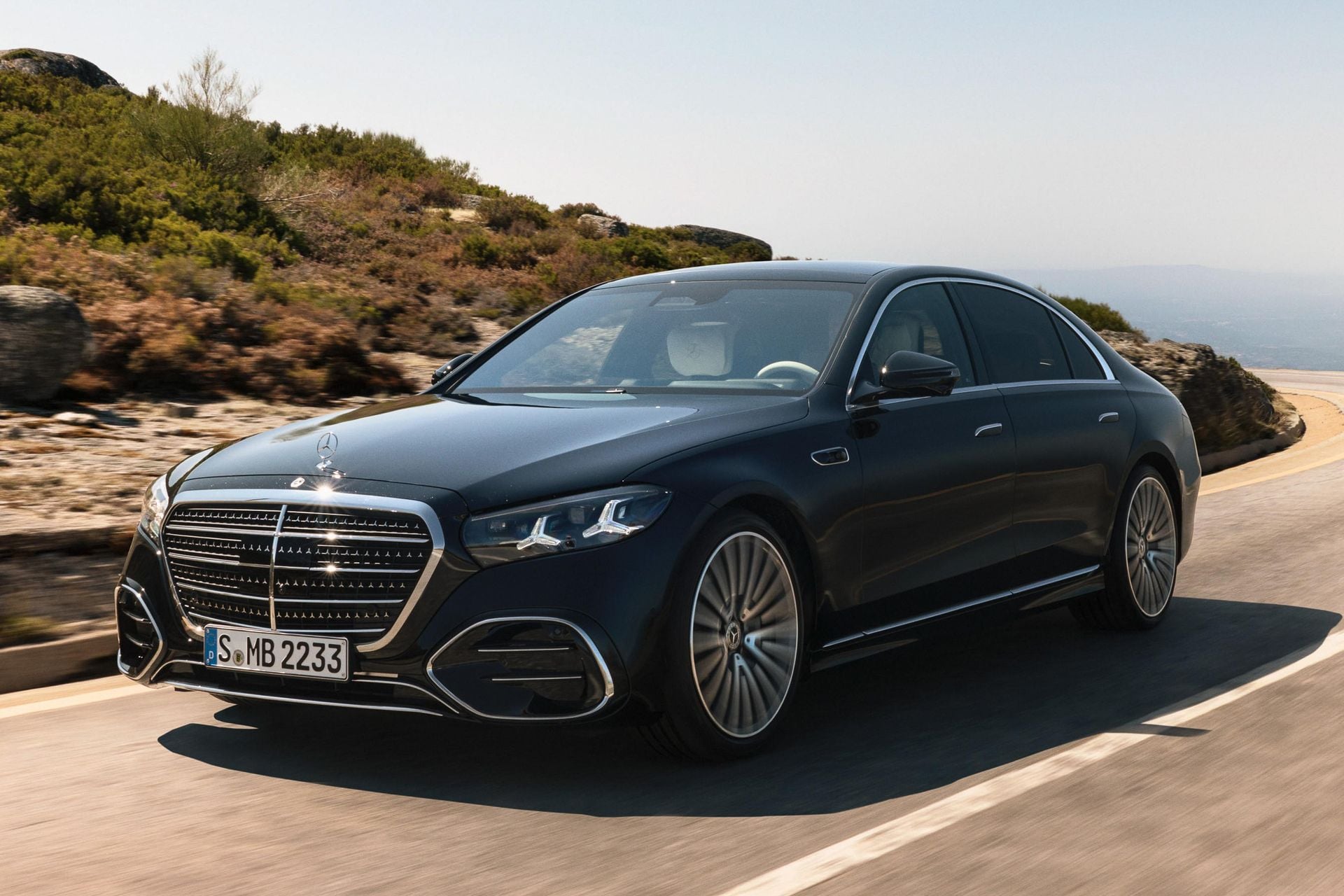 2026 Mercedes-Benz S-Class revealed with stars in its eyes – and a new ...