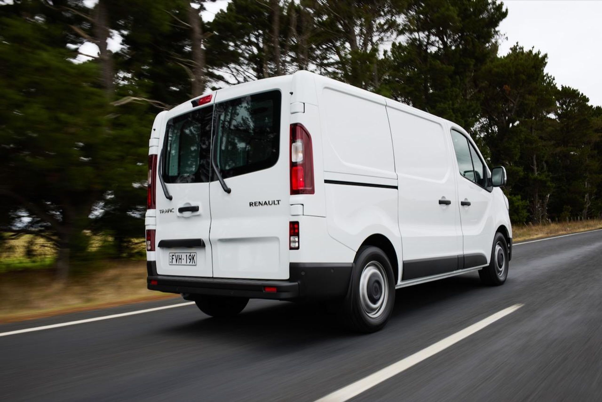2026 Renault Trafic price and specs: Goodbye manual, hello new auto ...
