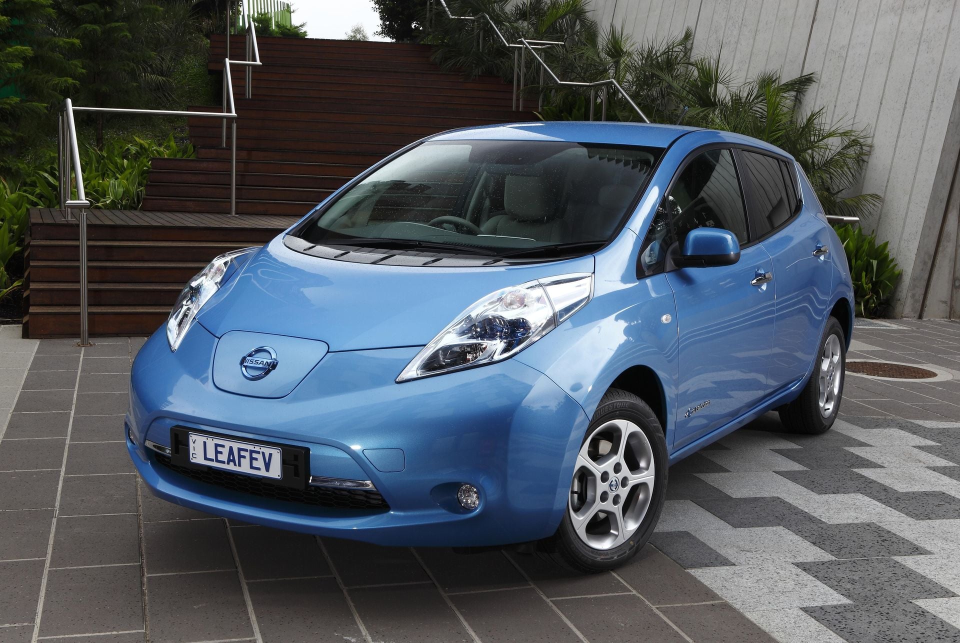 Used Nissan Leaf batteries to power local EV component manufacturing ...