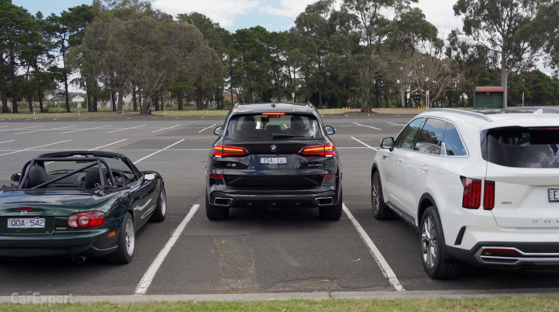 How do parking sensors work? Radar and remote parking technology ...