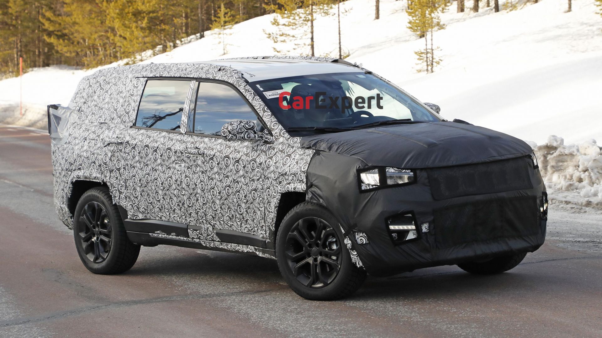 Jeep Compass three-row spied | CarExpert
