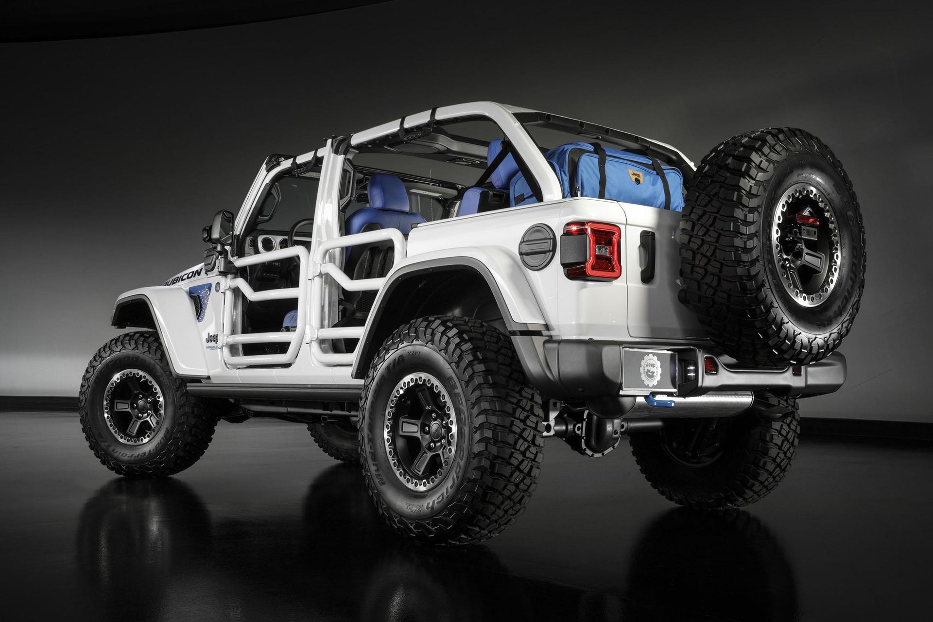 SEMA 2021: Jeep Wrangler Overlook 7-seater, retro Kaiser concept, and ...