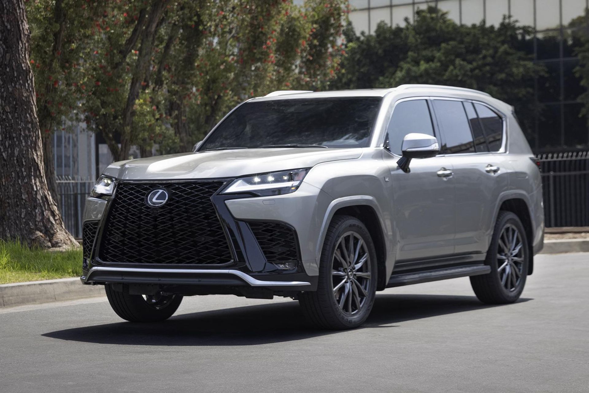 Toyota LandCruiser v Lexus LX: Differences snapshot | CarExpert