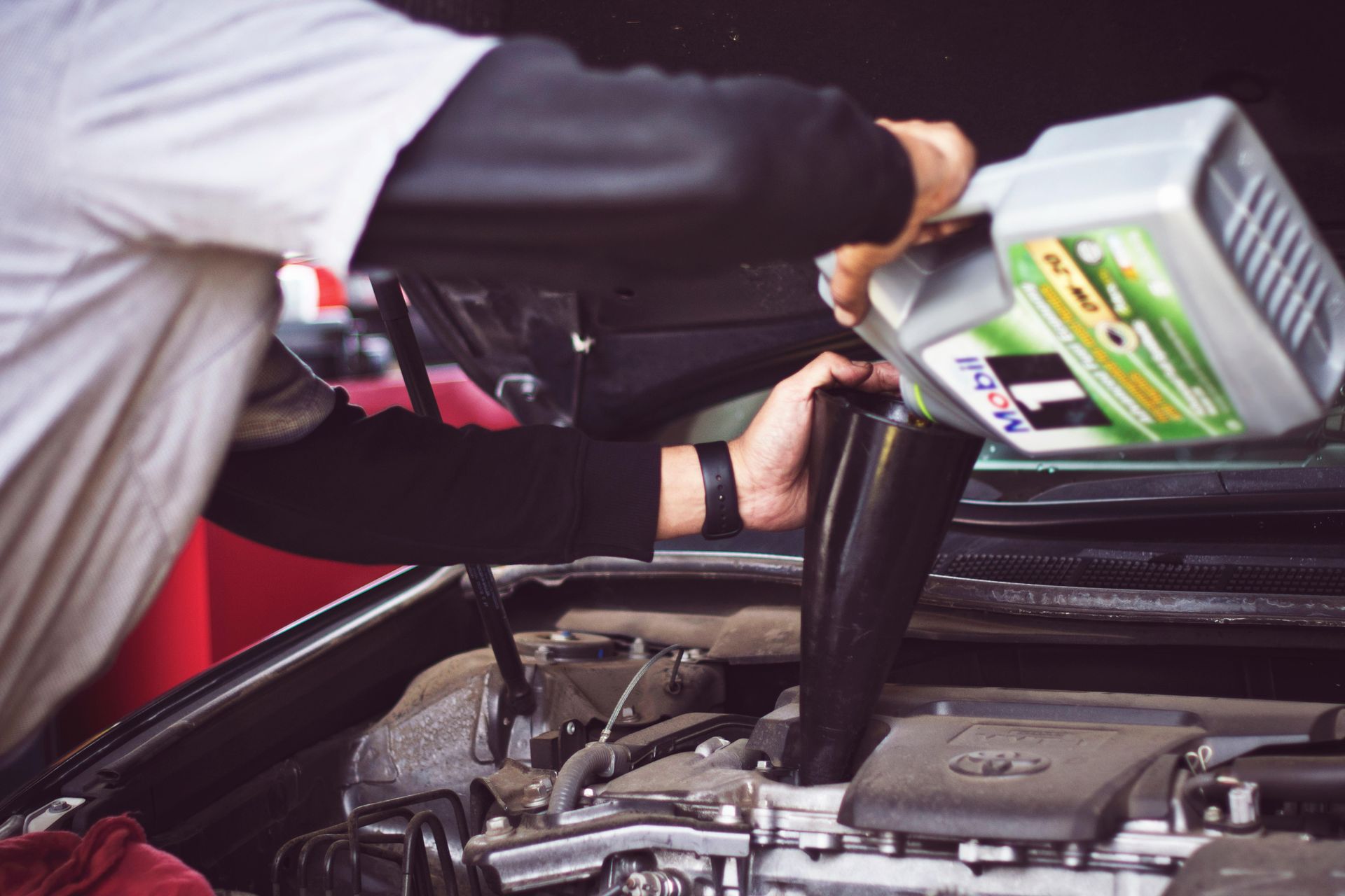 Which engine oil should you use? | CarExpert