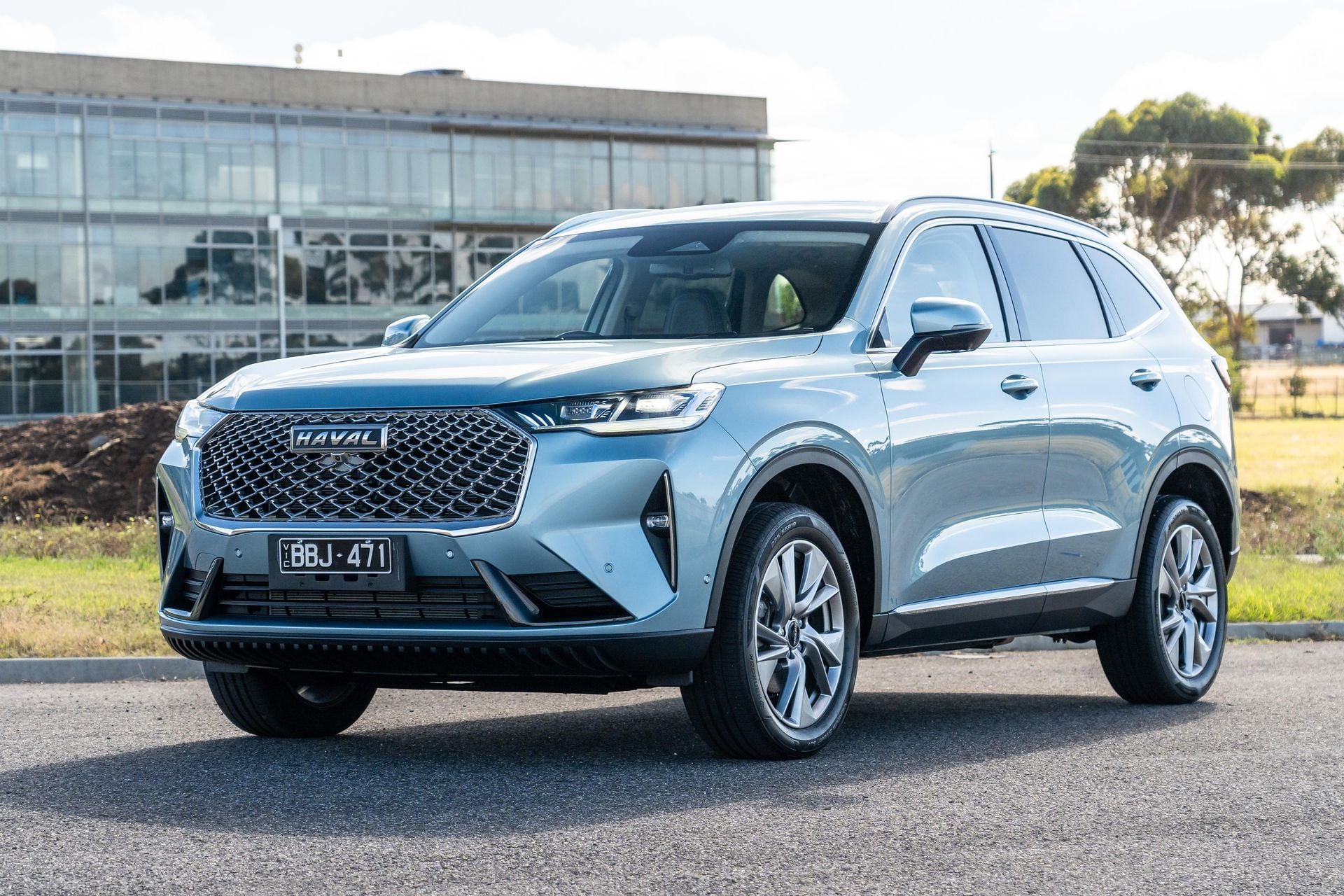 2025 MG HS Excite v GWM Haval H6 Ultra comparison | CarExpert