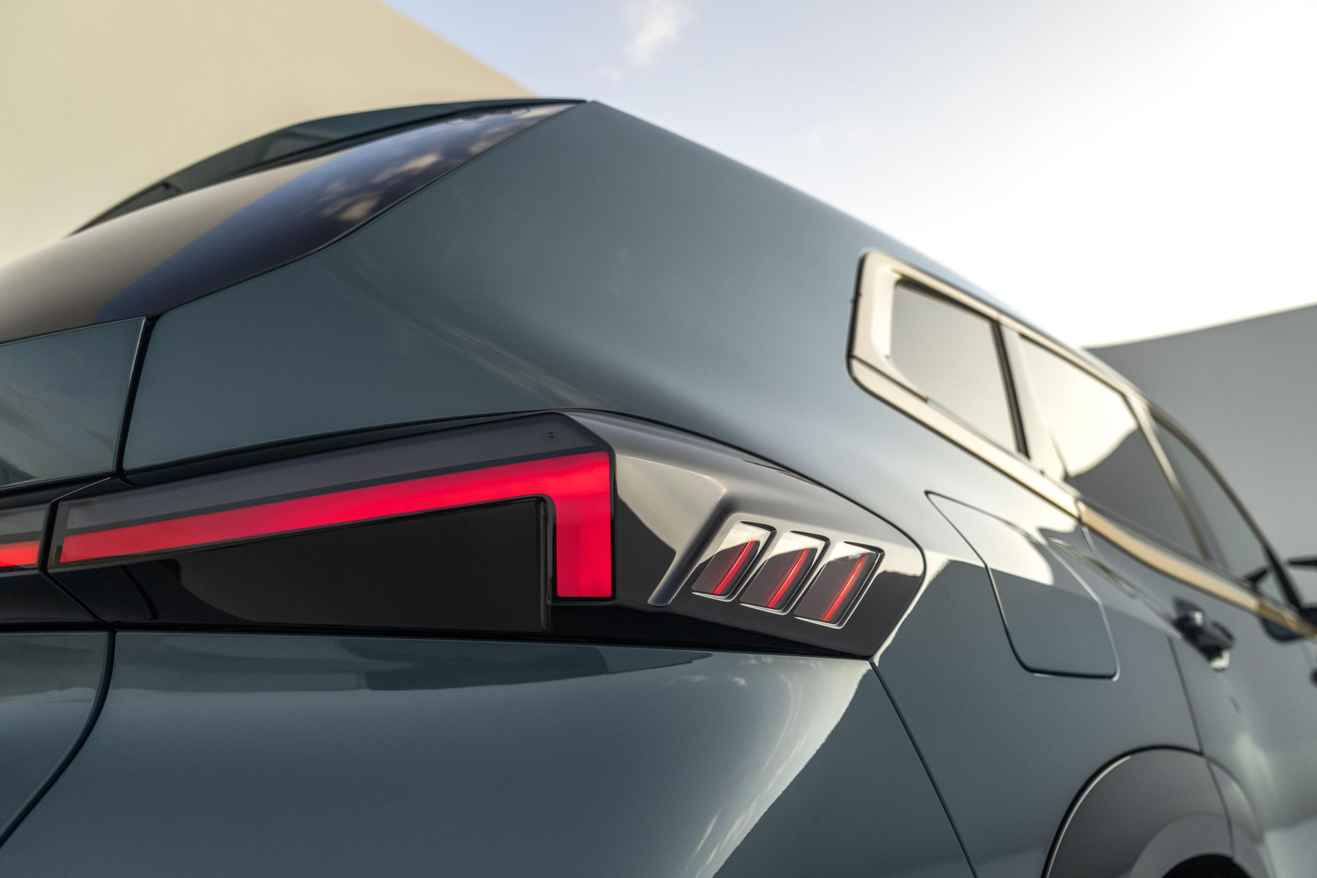 2023 BMW XM plug-in hybrid SUV revealed - UPDATE | CarExpert