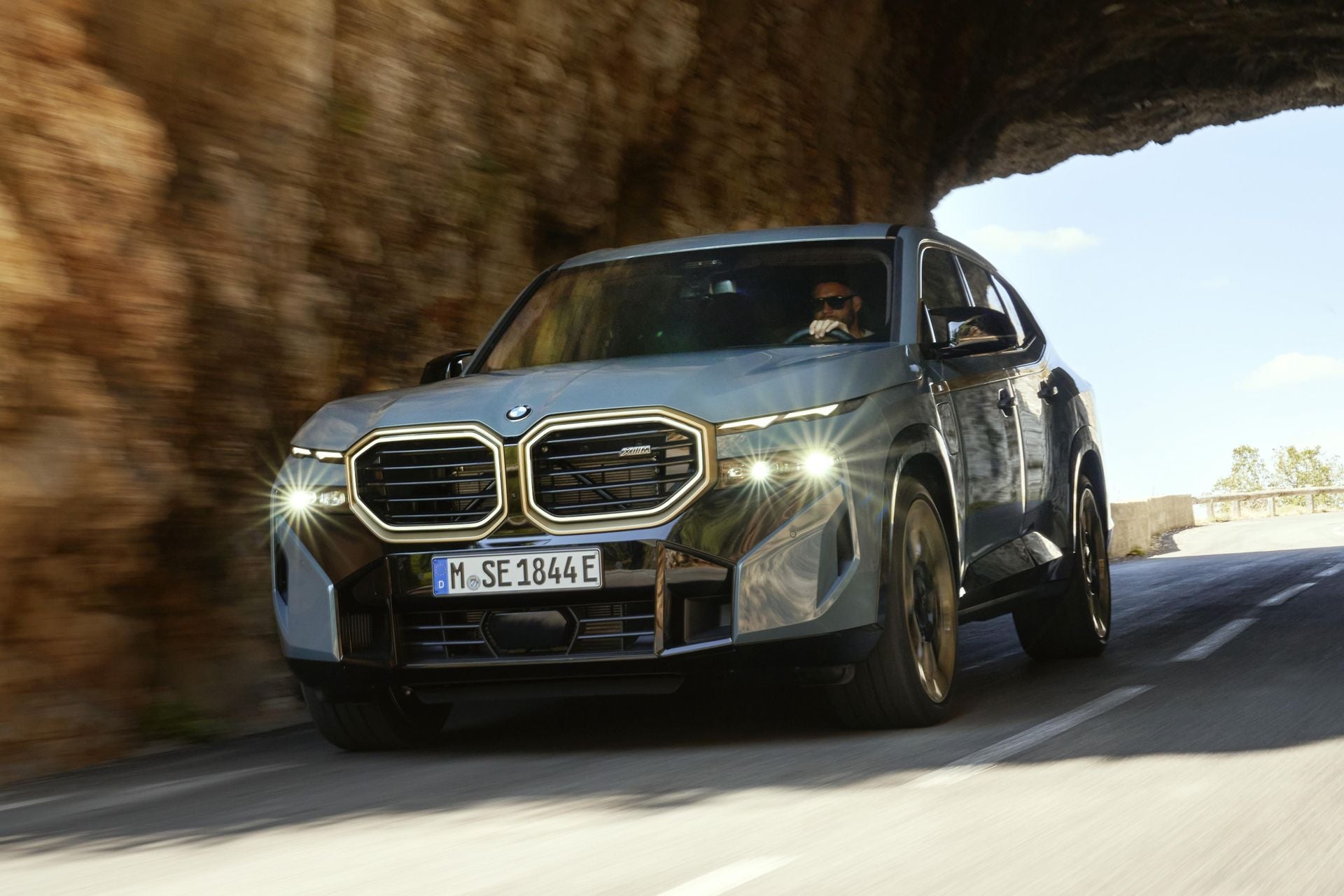 2023 BMW XM plug-in hybrid SUV revealed - UPDATE | CarExpert