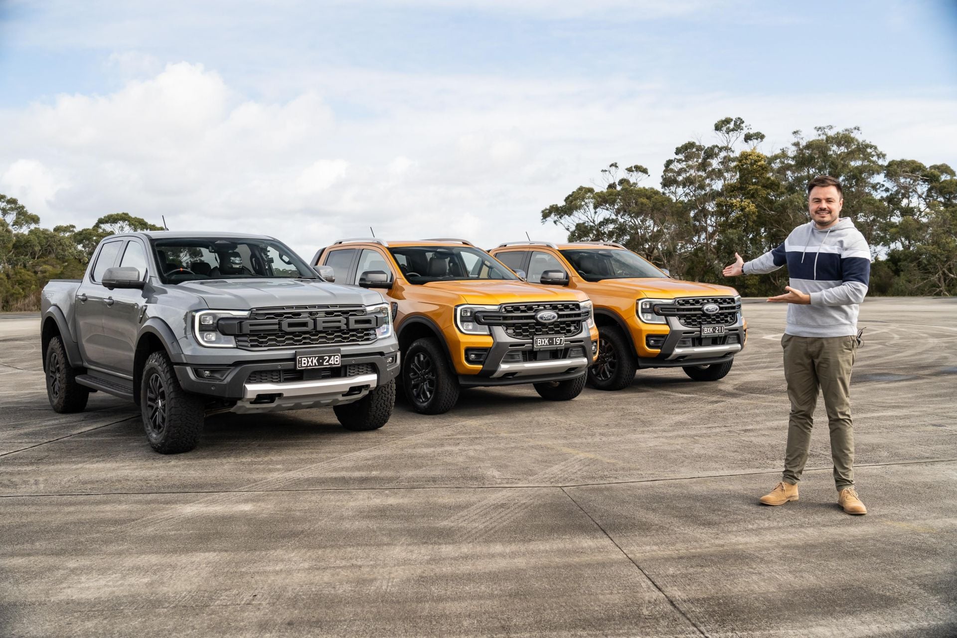 2023 Ford Ranger Raptor v Wildtrak V6 v Wildtrak Bi-Turbo: Dragparison ...