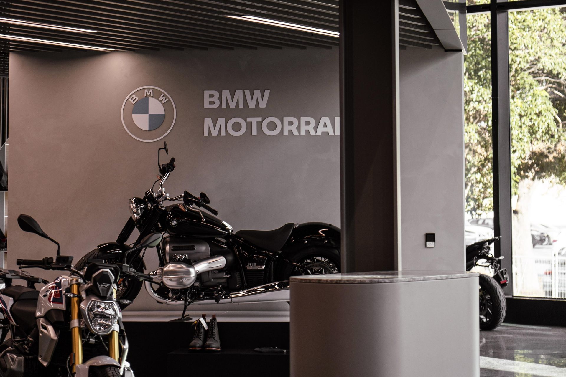 Swish BMW Melbourne dealer premieres new global retail identity | CarExpert