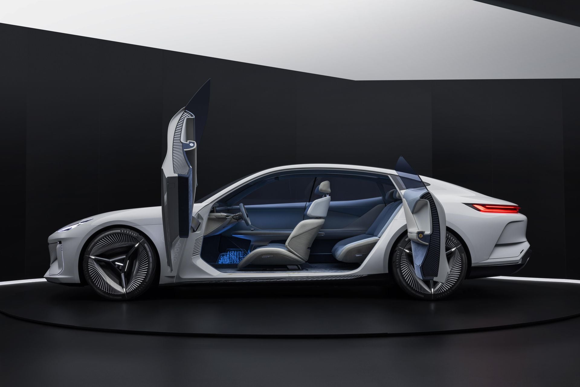 Geely Galaxy Light: Sleek Volvo XC40 cousin revealed in patent images ...