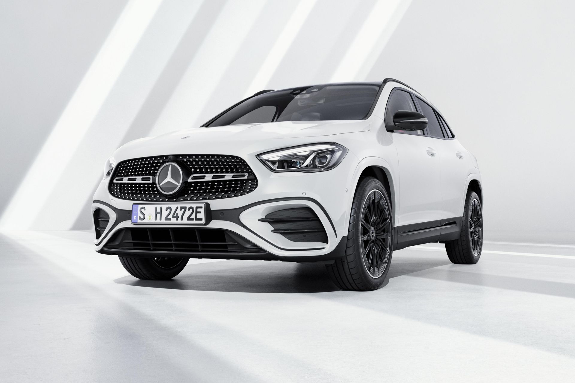Mercedes-Benz's entry-level small cars miss out on fuel-saving tech ...