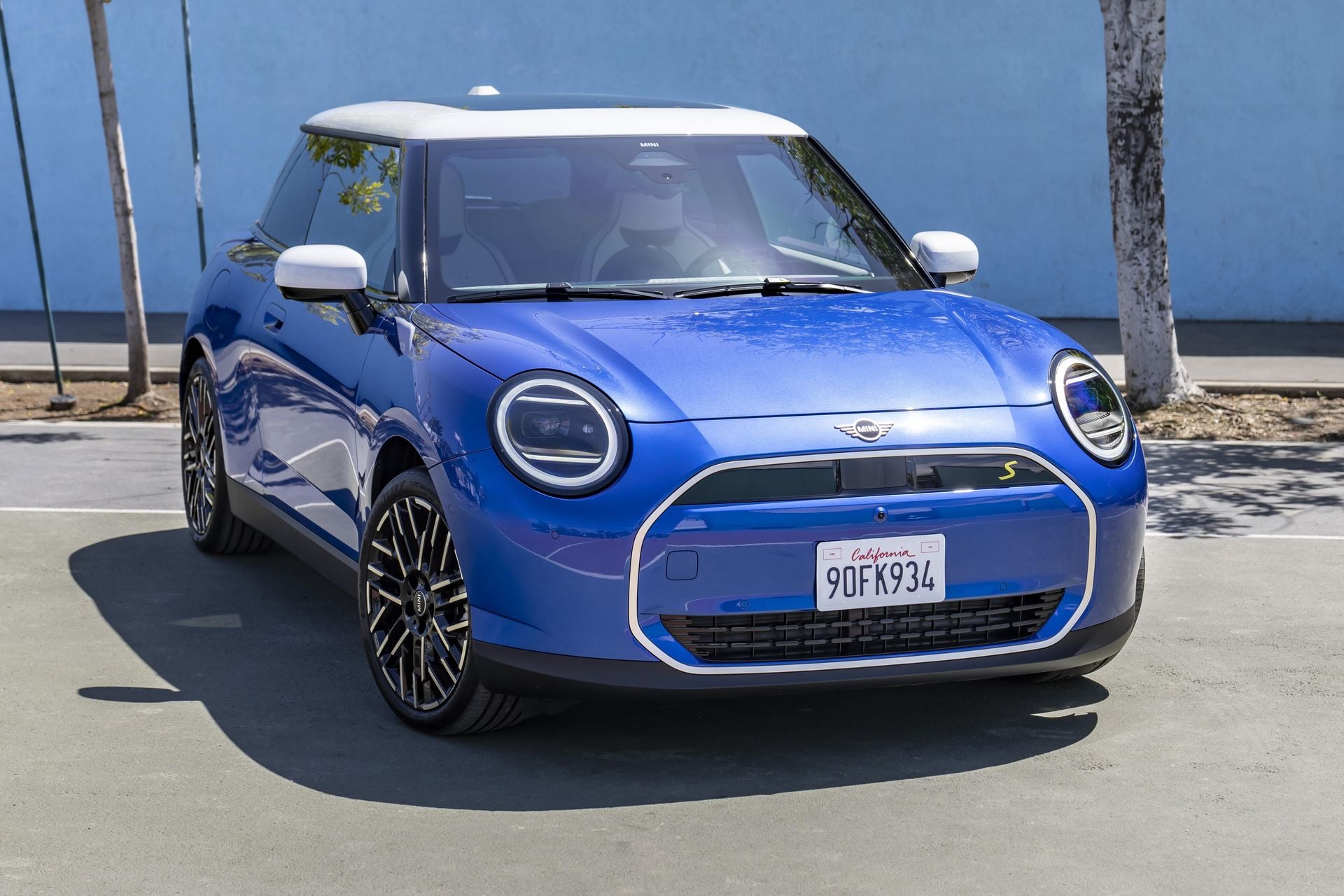 Mini shows off next-gen electric car's retro-futuristic cabin | CarExpert