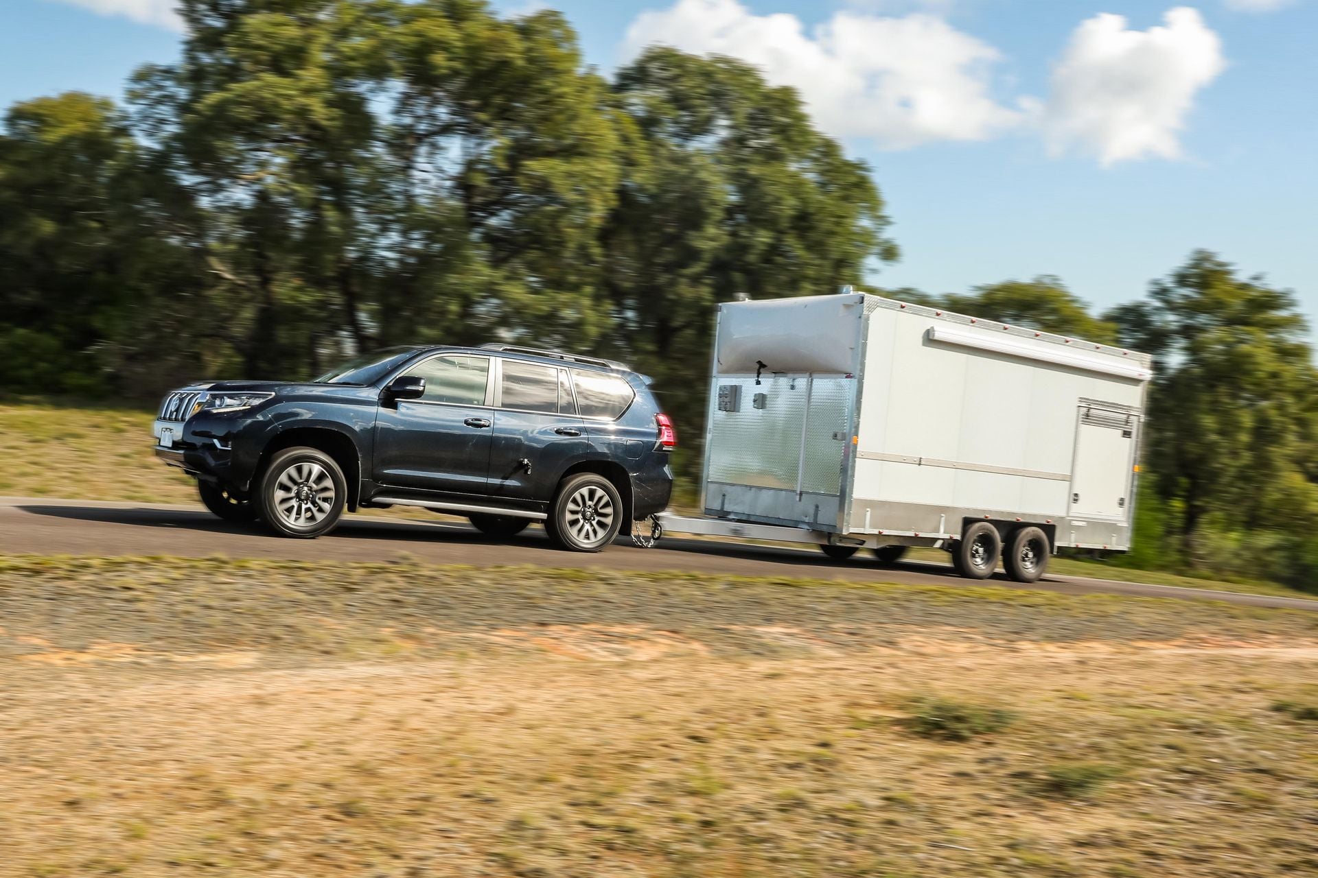 Best 4WD SUV towing test: Some fail our challenges! MU-X vs LandCruiser ...