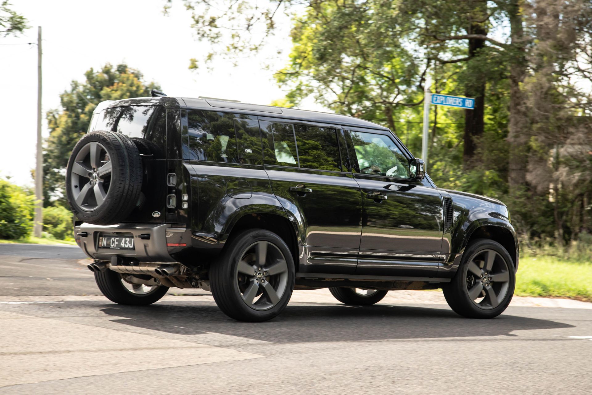 2023 Land Rover Defender 110 V8 review | CarExpert