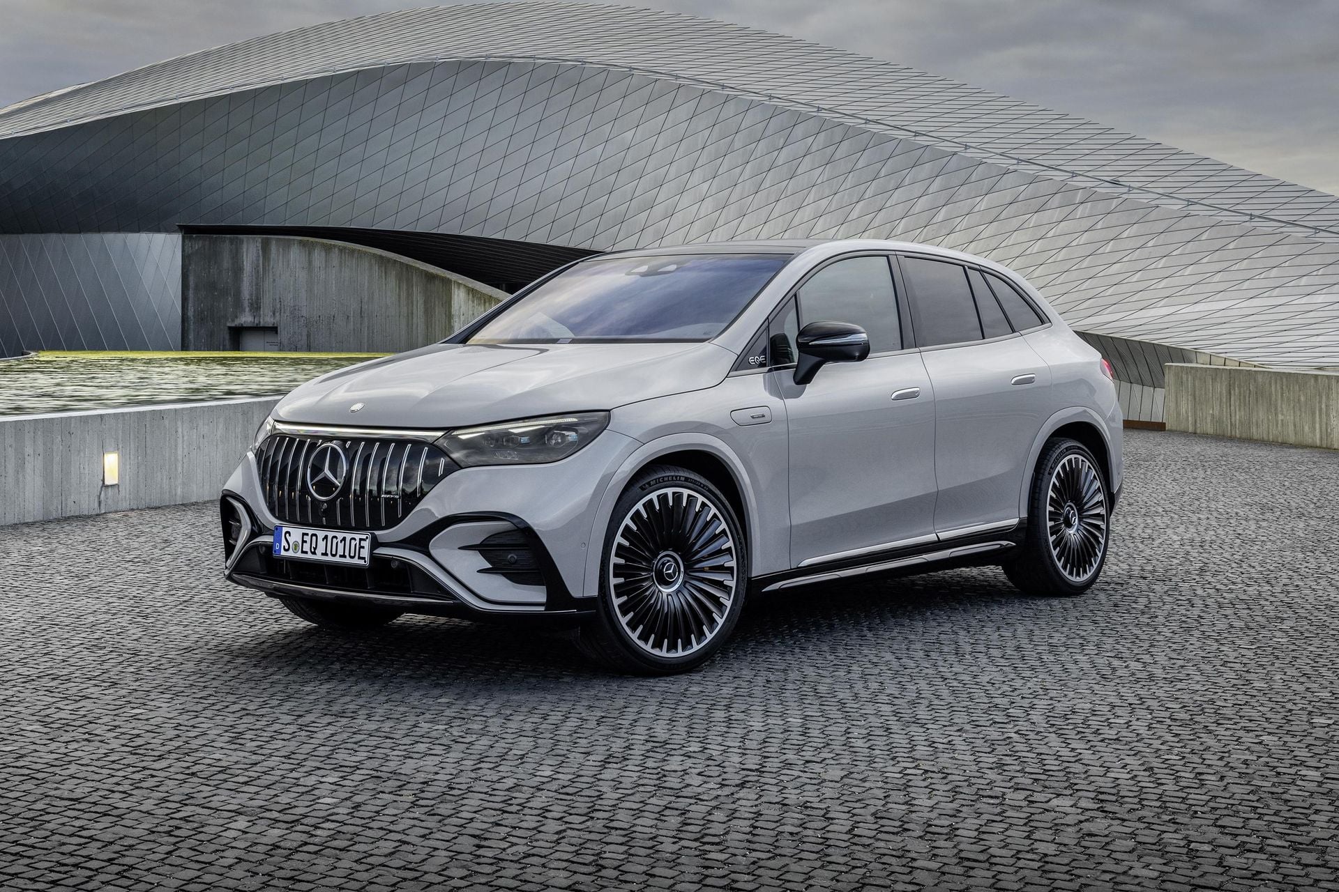 2024 Mercedes-Benz EQE SUV price and specs | CarExpert