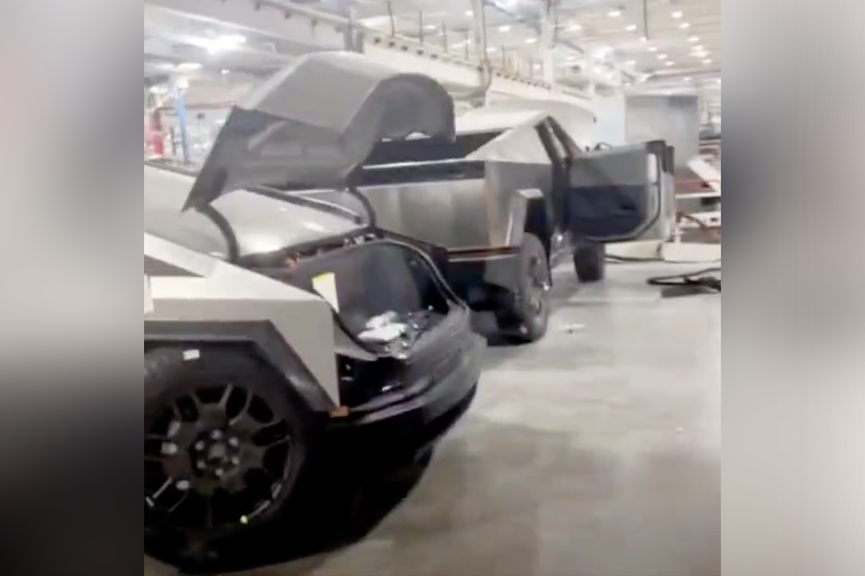 Tesla Cybertruck can't fit much junk in the frunk | CarExpert