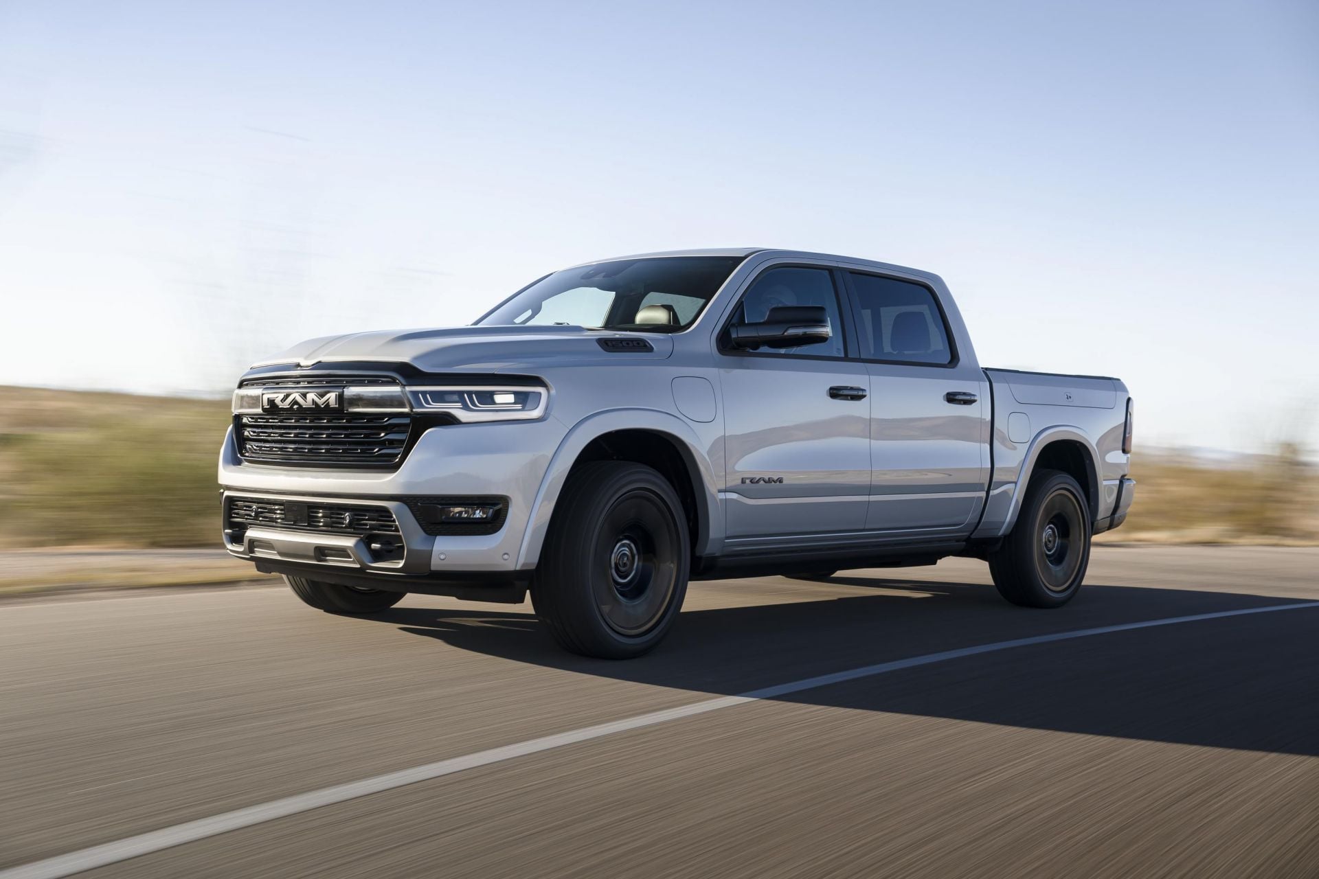 Ram offers best of both worlds with range-extender 1500 Ramcharger ...