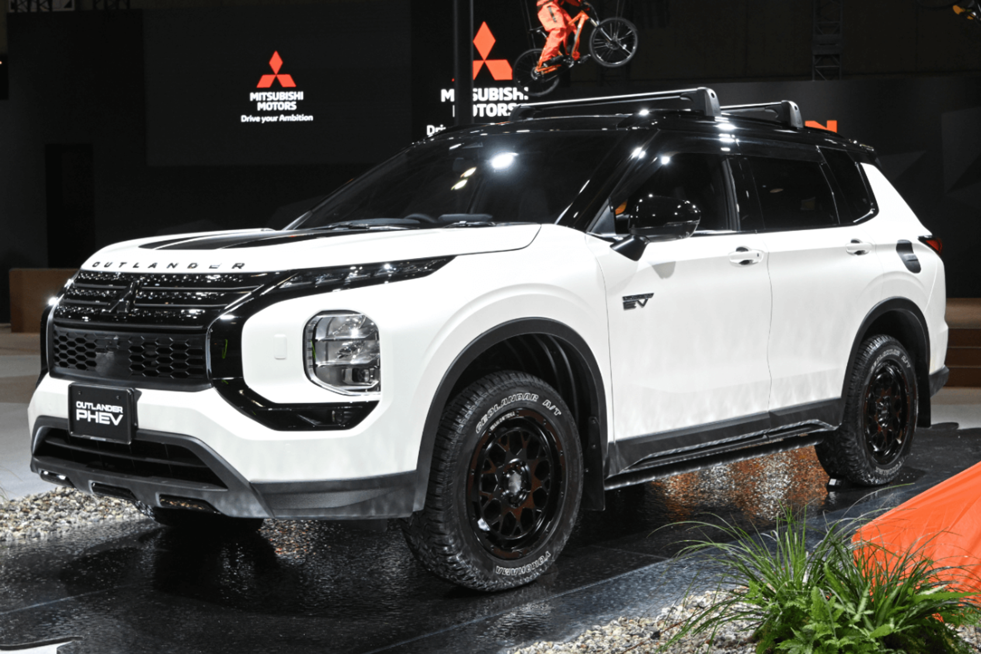 Hardcore Mitsubishi Triton headlines range of Tokyo concepts | CarExpert