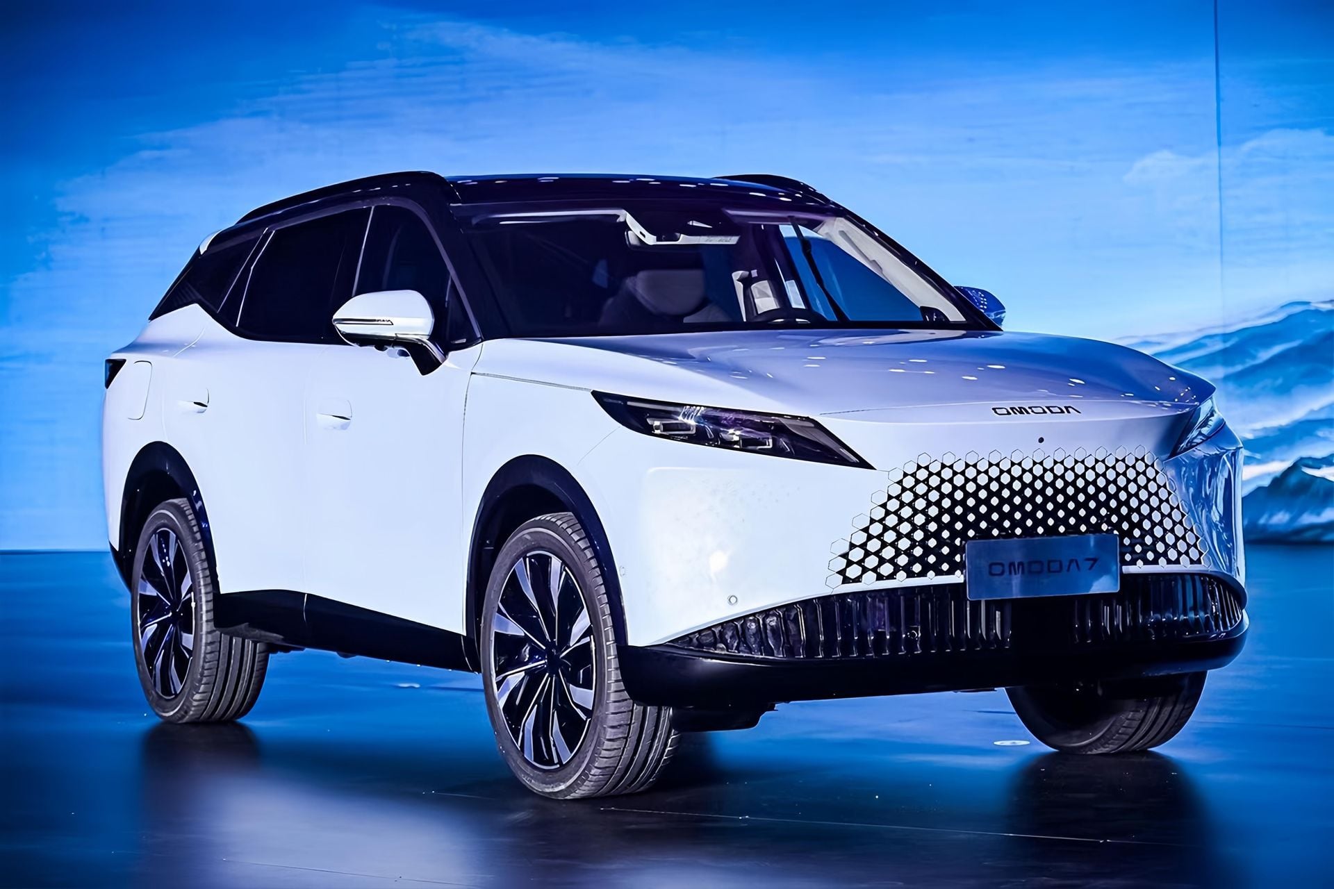2025 Chery Omoda 7 revealed as new plug-in hybrid RAV4 rival | CarExpert