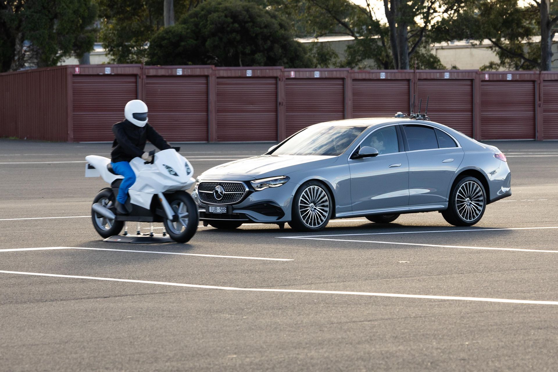 Mercedes-Benz won't make its buyers be its beta testers like Tesla ...