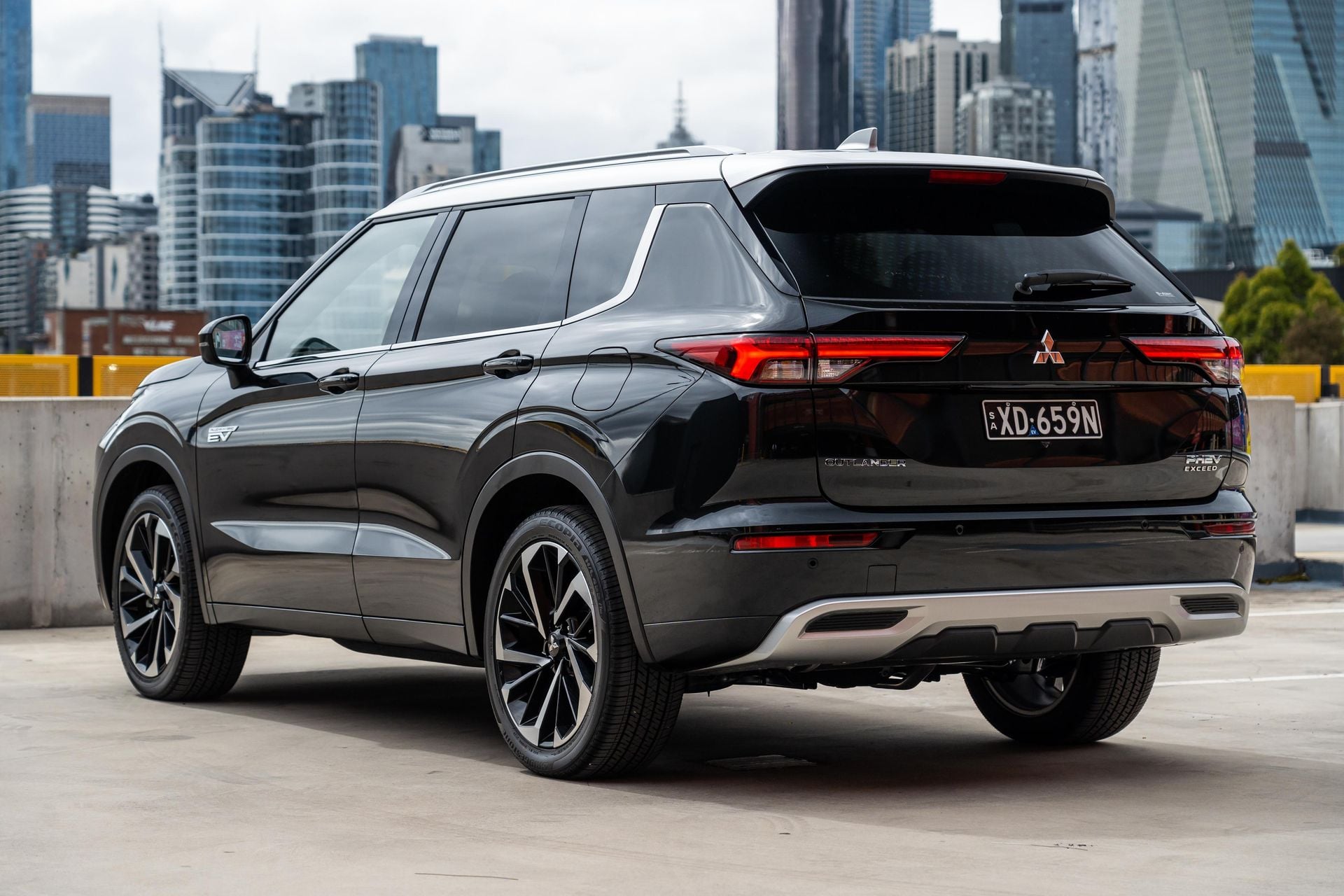 2024 Mitsubishi Outlander PHEV Exceed Tourer review | CarExpert