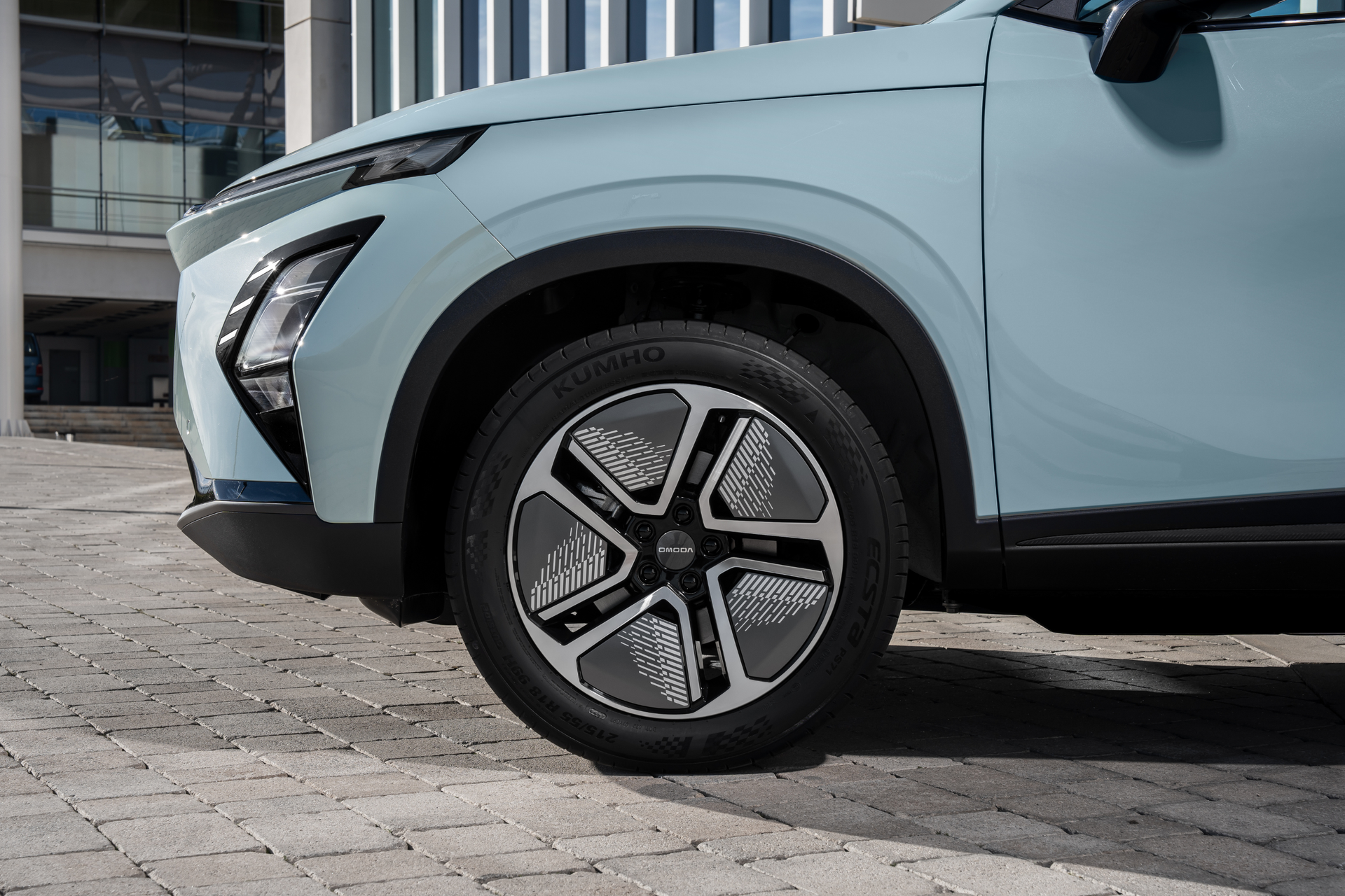 2025 BYD Atto 3 vs Chery Omoda E5 comparison | CarExpert