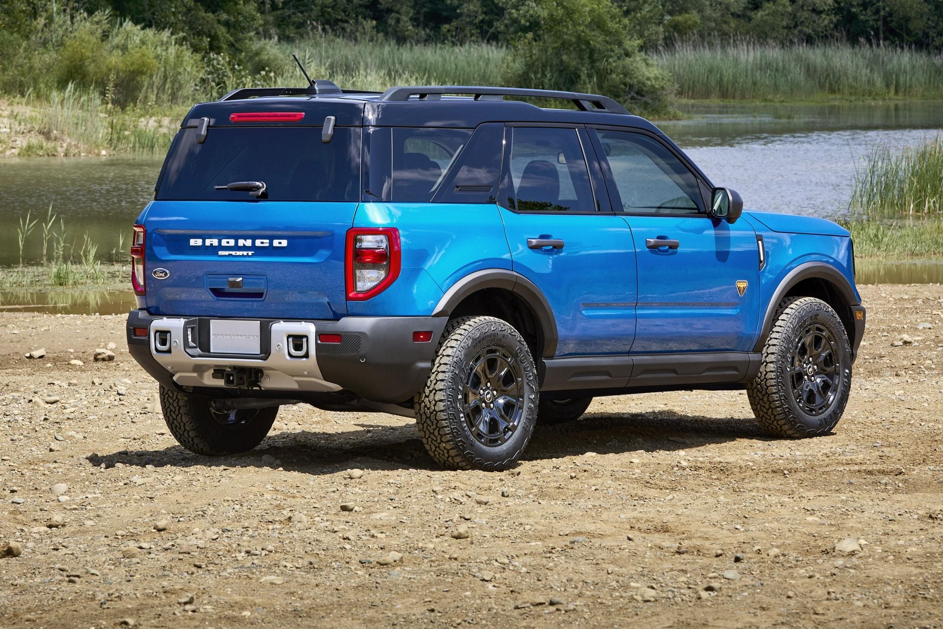 Another Ford Bronco coming, this time a smaller plug-in hybrid SUV ...