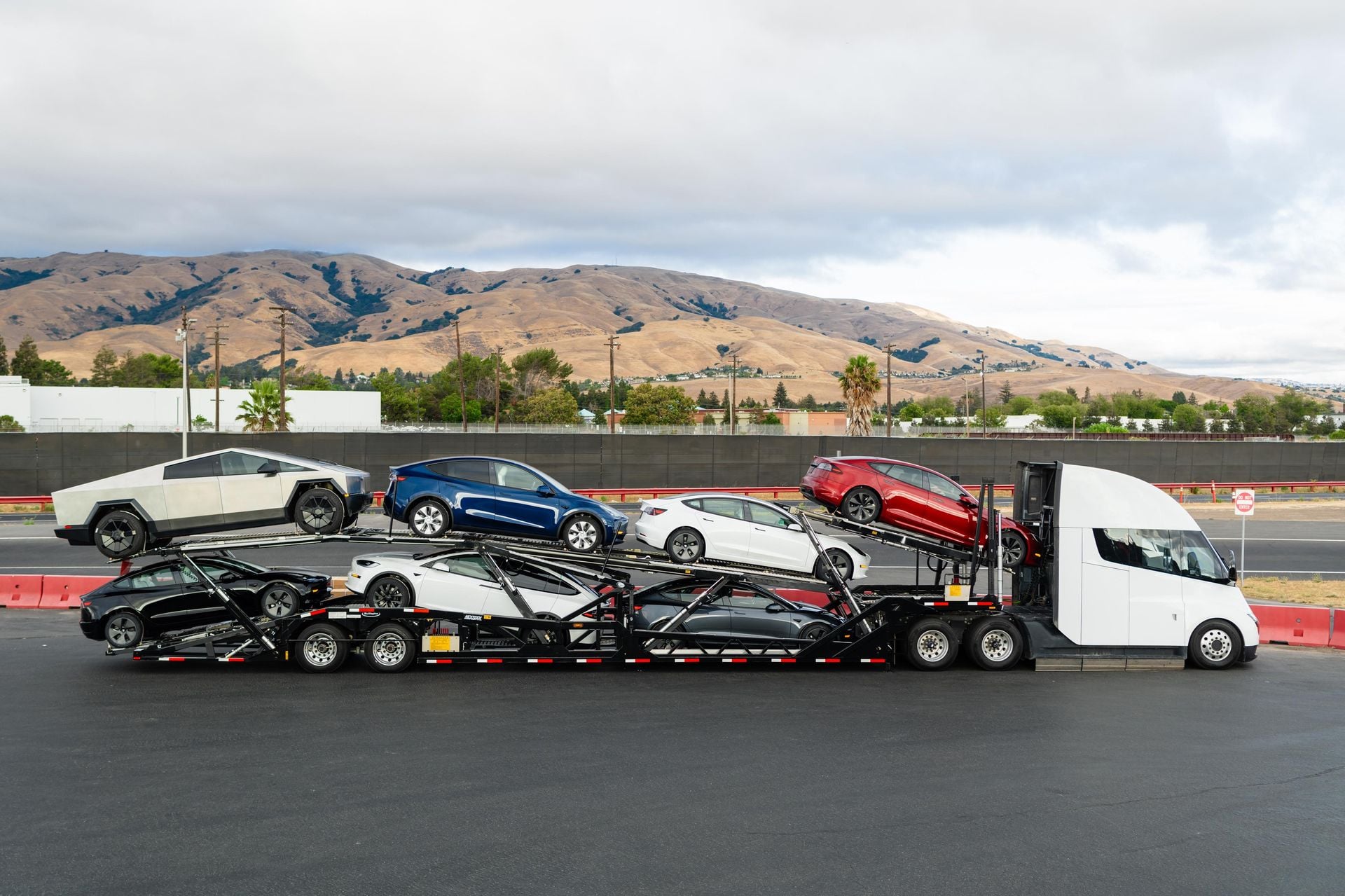 No love for Elon Musk? Tesla owners are ditching their cars at record ...