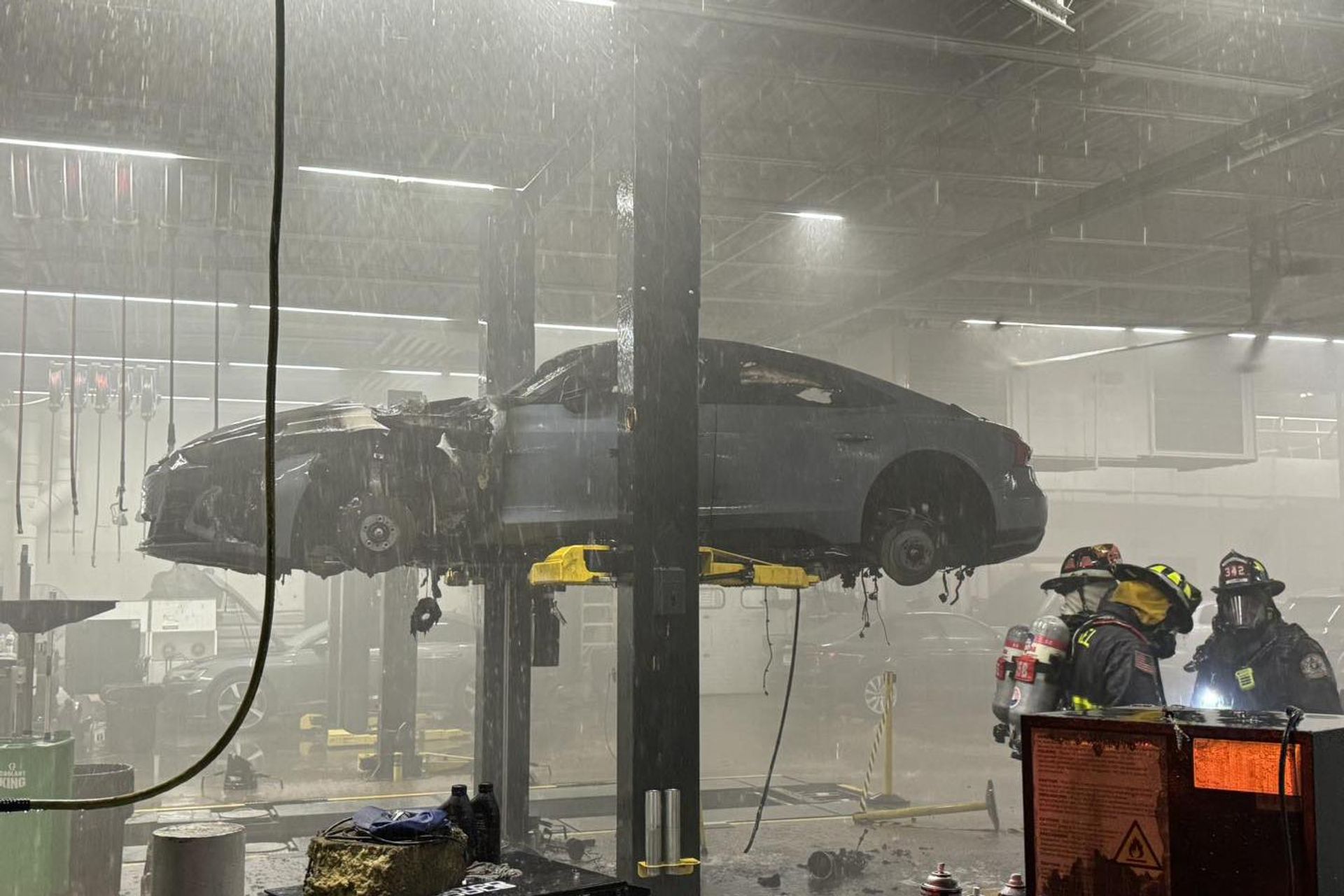 Audi e-tron GT EV bursts into flames during service | CarExpert