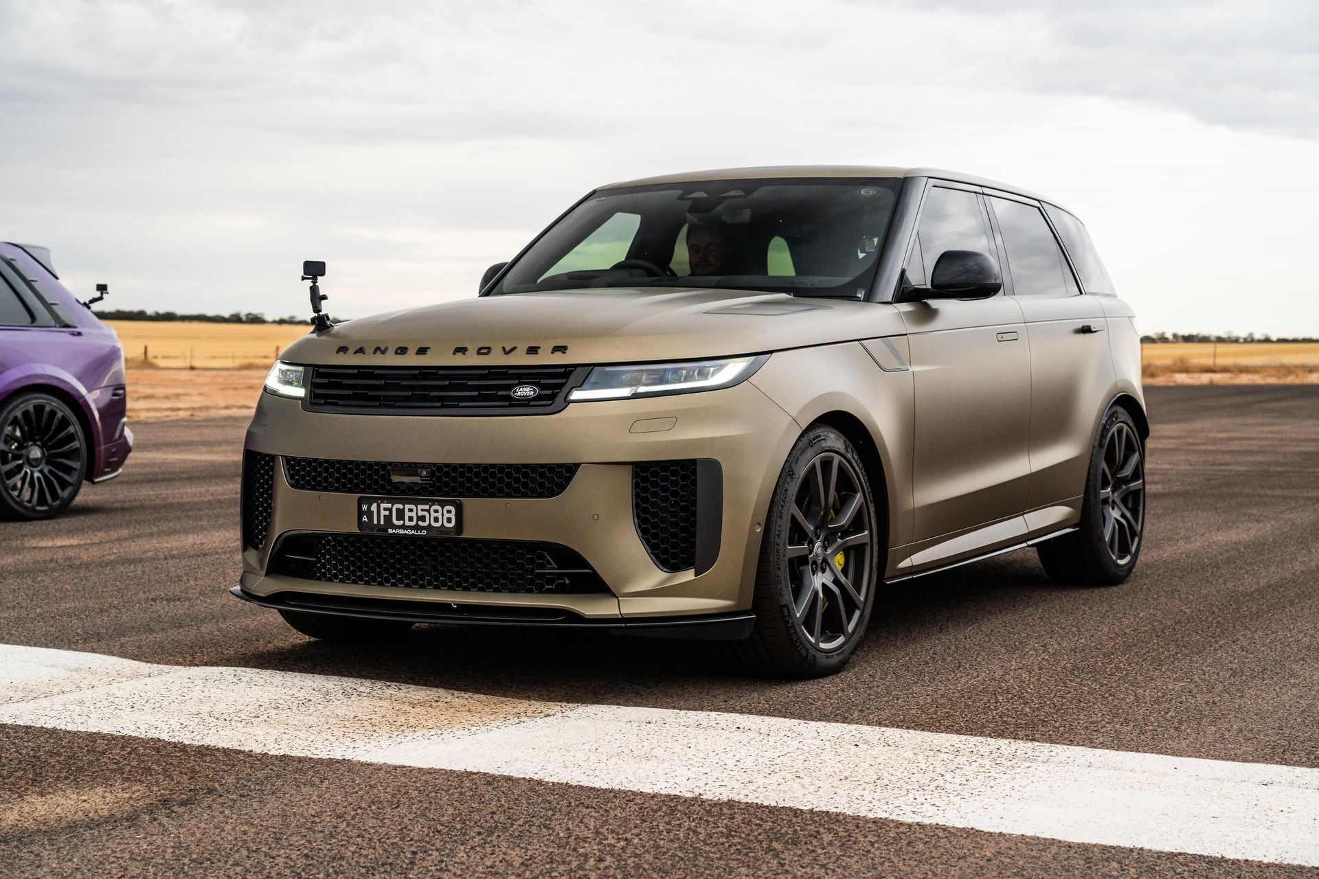 2025 Range Rover Sport SV vs Rolls-Royce Cullinan drag race | CarExpert