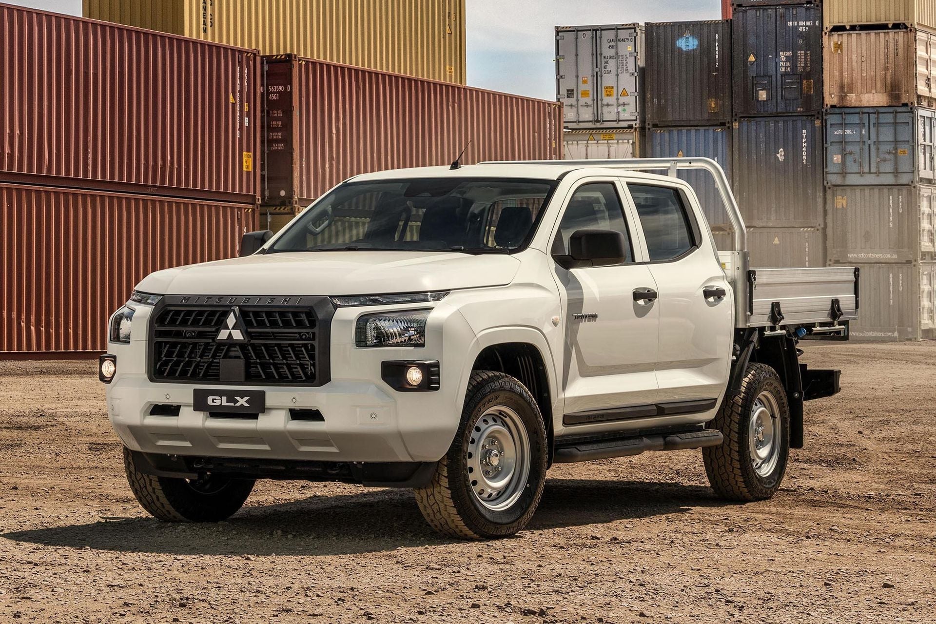 Toyota HiLux vs Mitsubishi Triton: Australia’s last manual utes | CarExpert