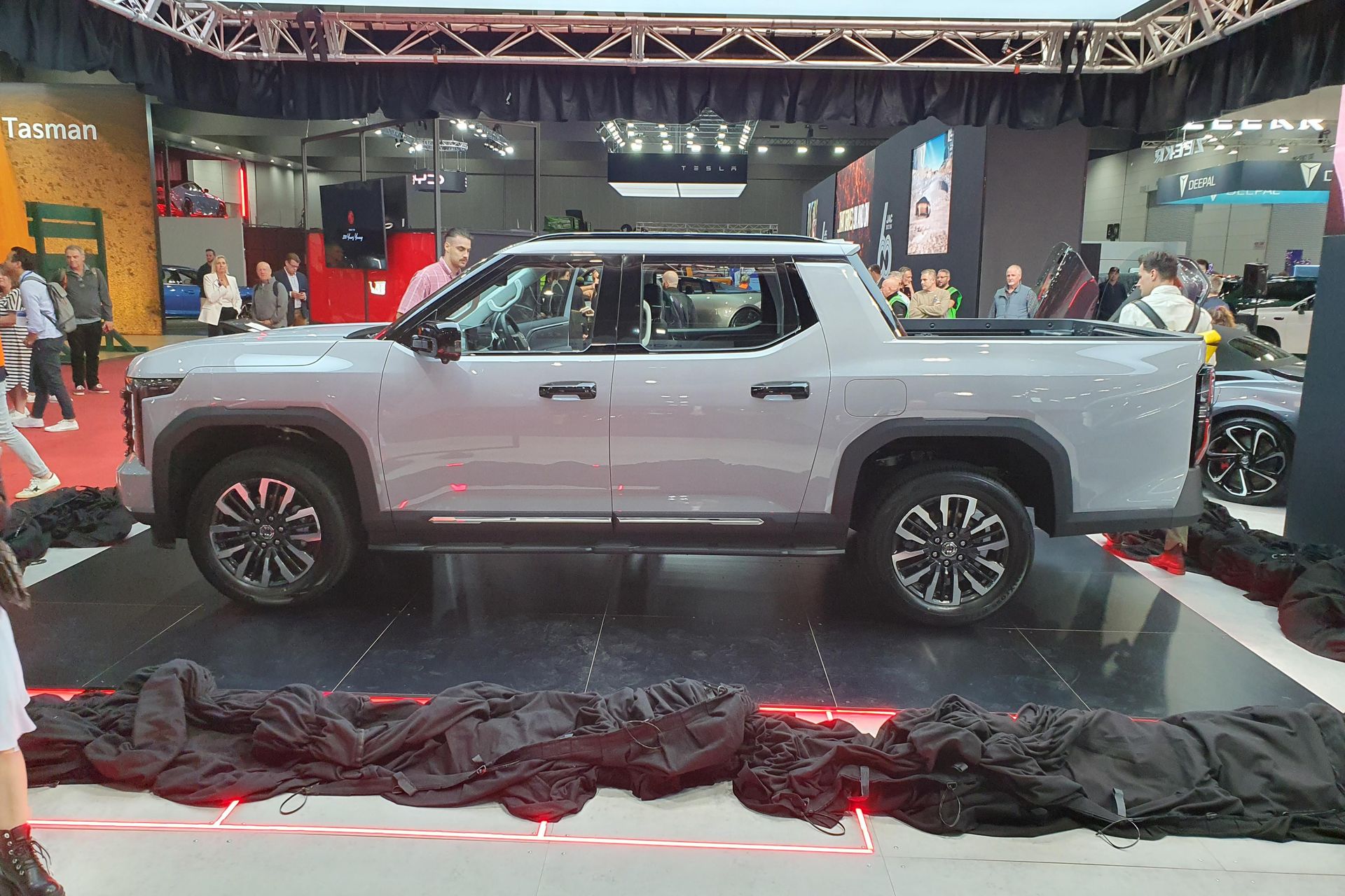 2026 MG U9 dual-cab ute revealed to take on Ranger, HiLux | CarExpert