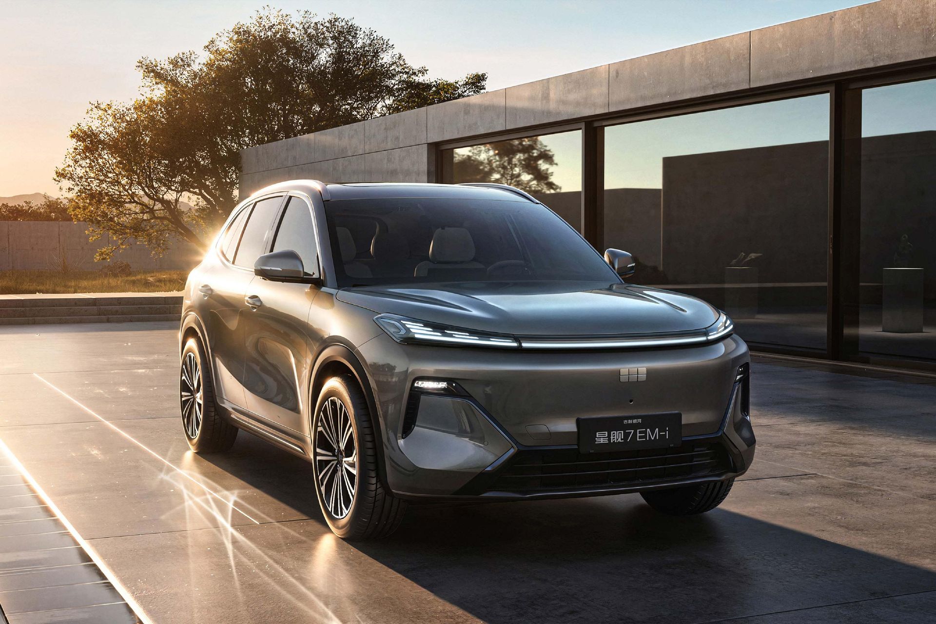 China's Geely spied testing mid-size PHEV SUV in Australia | CarExpert
